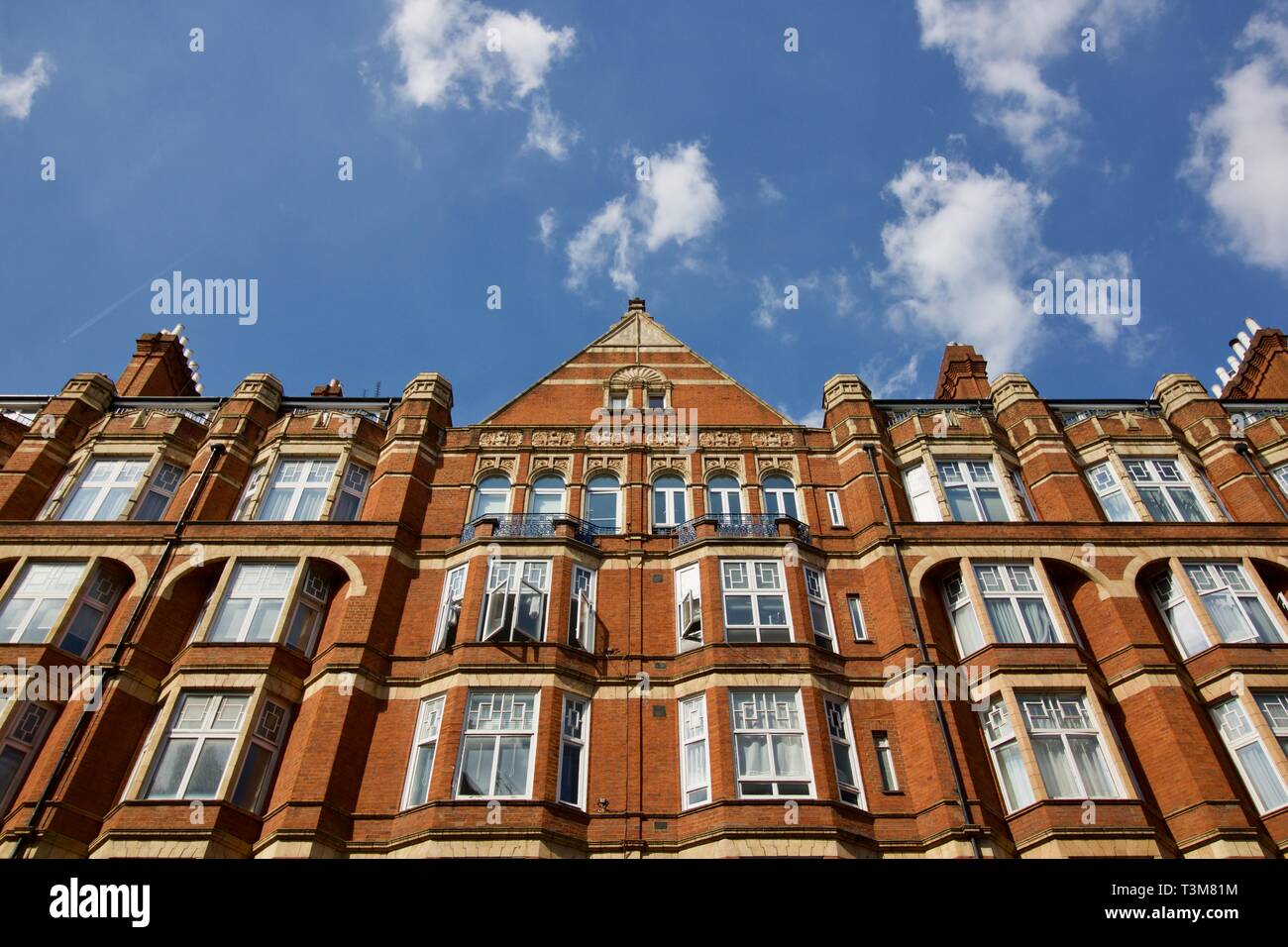 Period mansion block hi-res stock photography and images - Alamy