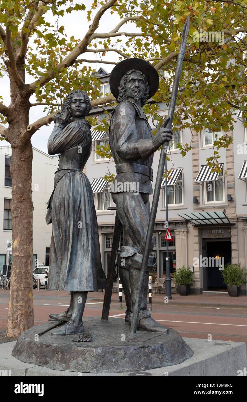 Statue of Kenau Simonsdochter Hasselaer and Baron Wigbolt Ripperda in ...