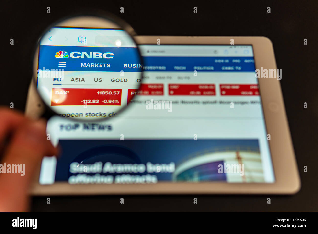 Cnbc channel hi-res stock photography and images - Alamy