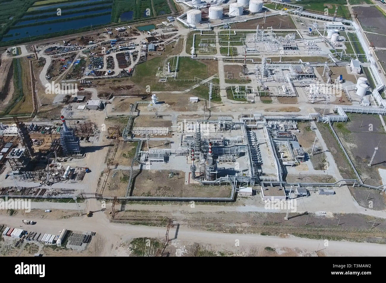 Oil refinery plant for primary and deep oil refining. Equipment and ...