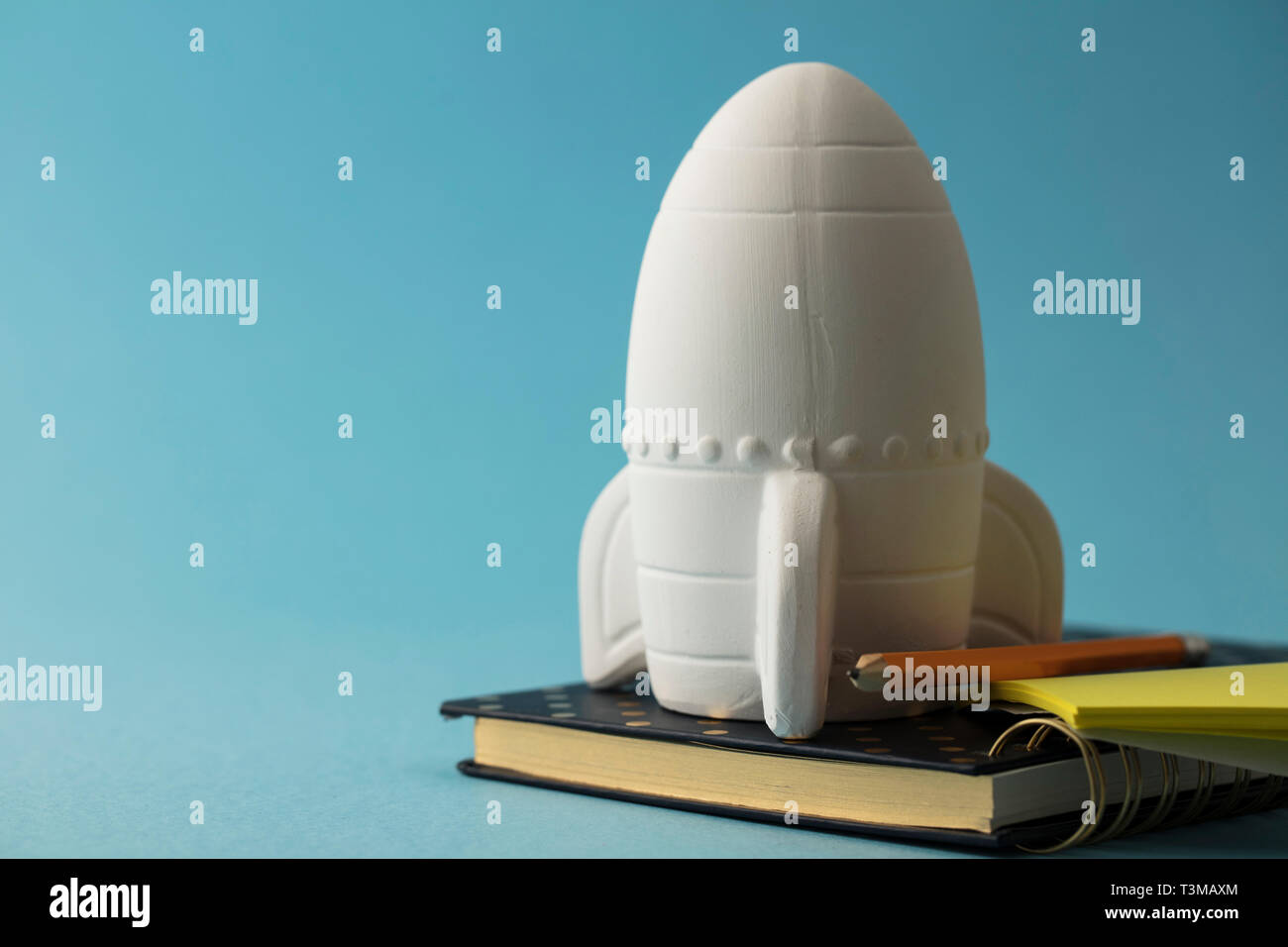 Plan launch hi-res stock photography and images - Alamy