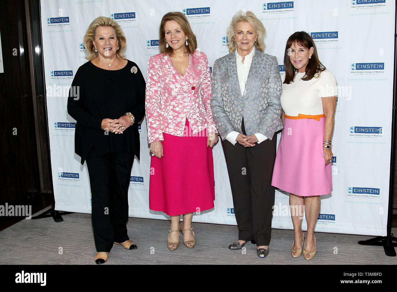 New York, USA. 19 May, 2015. Carol Roaman, Spirit of Achievement ...