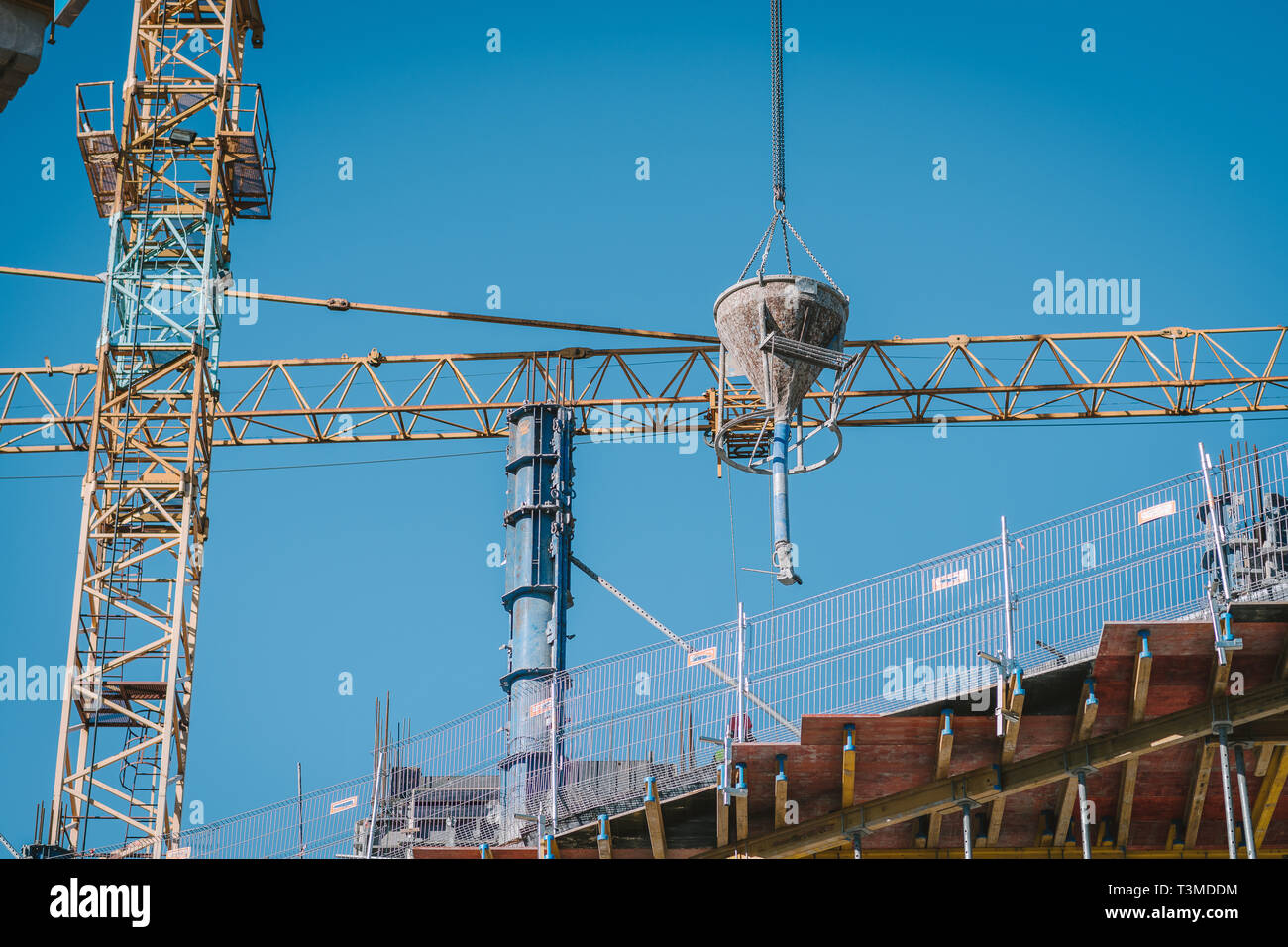 Construction of a new high-rise office building, closeup view of ...