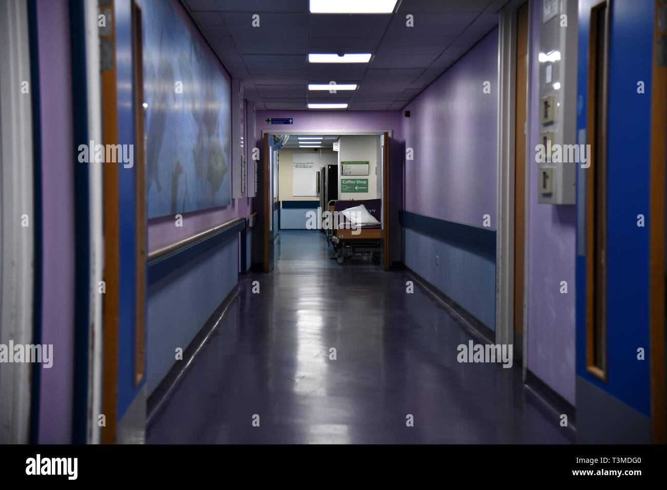 Run Down Hospital Stock Photos & Run Down Hospital Stock Images - Alamy