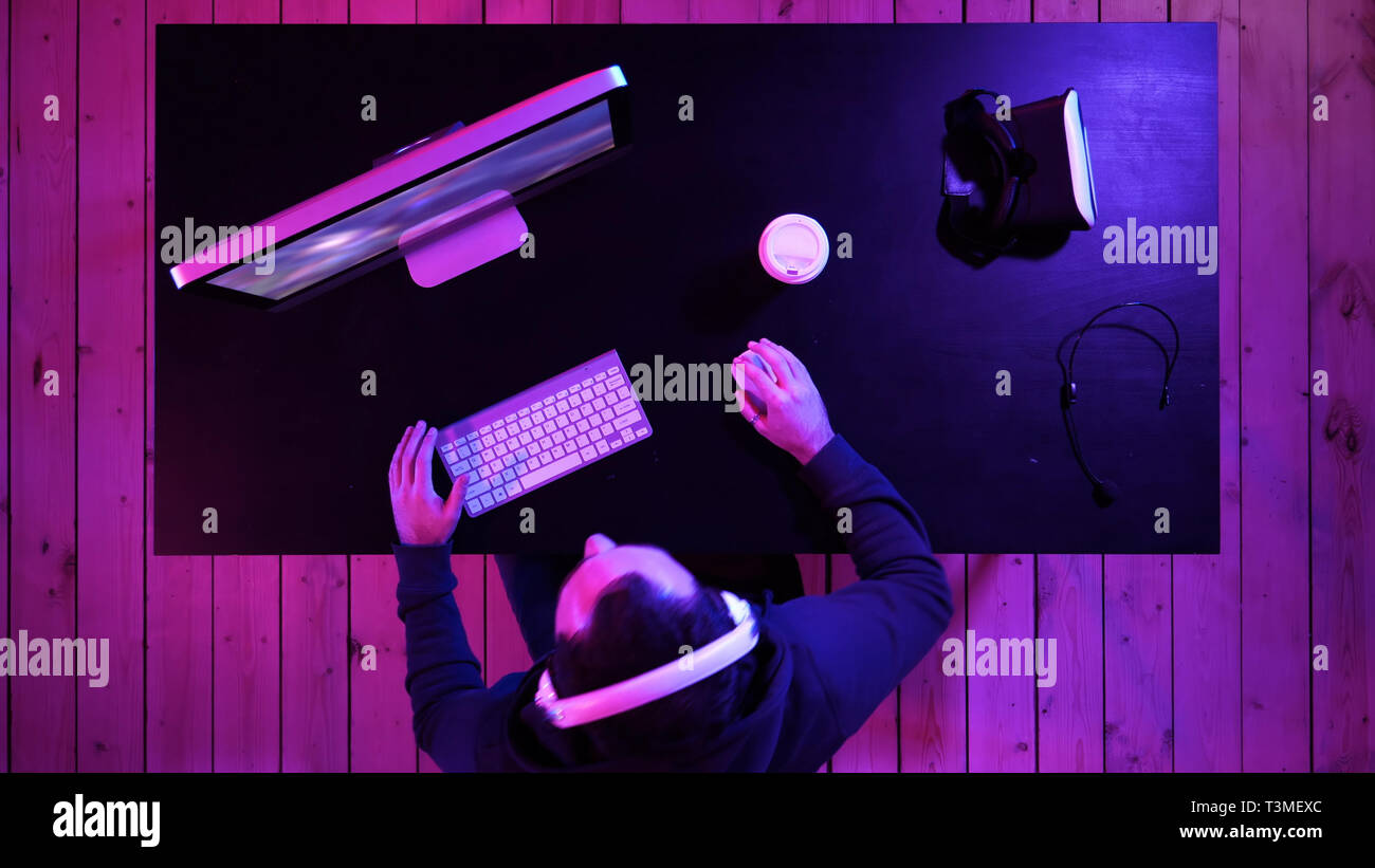 Professional gamer getting ready hi-res stock photography and images ...