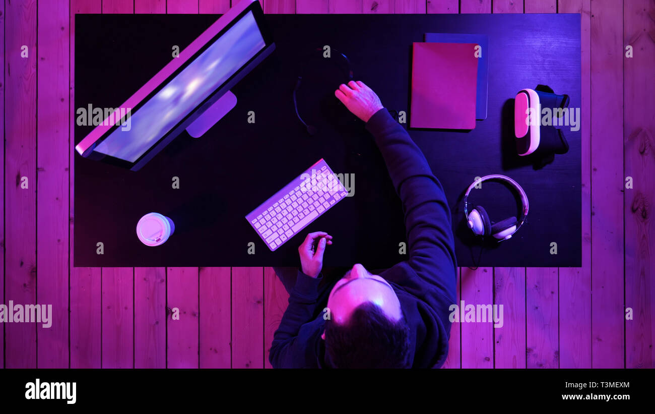 Professional Gamer Getting Ready For The Streaming Stock Photo - Alamy