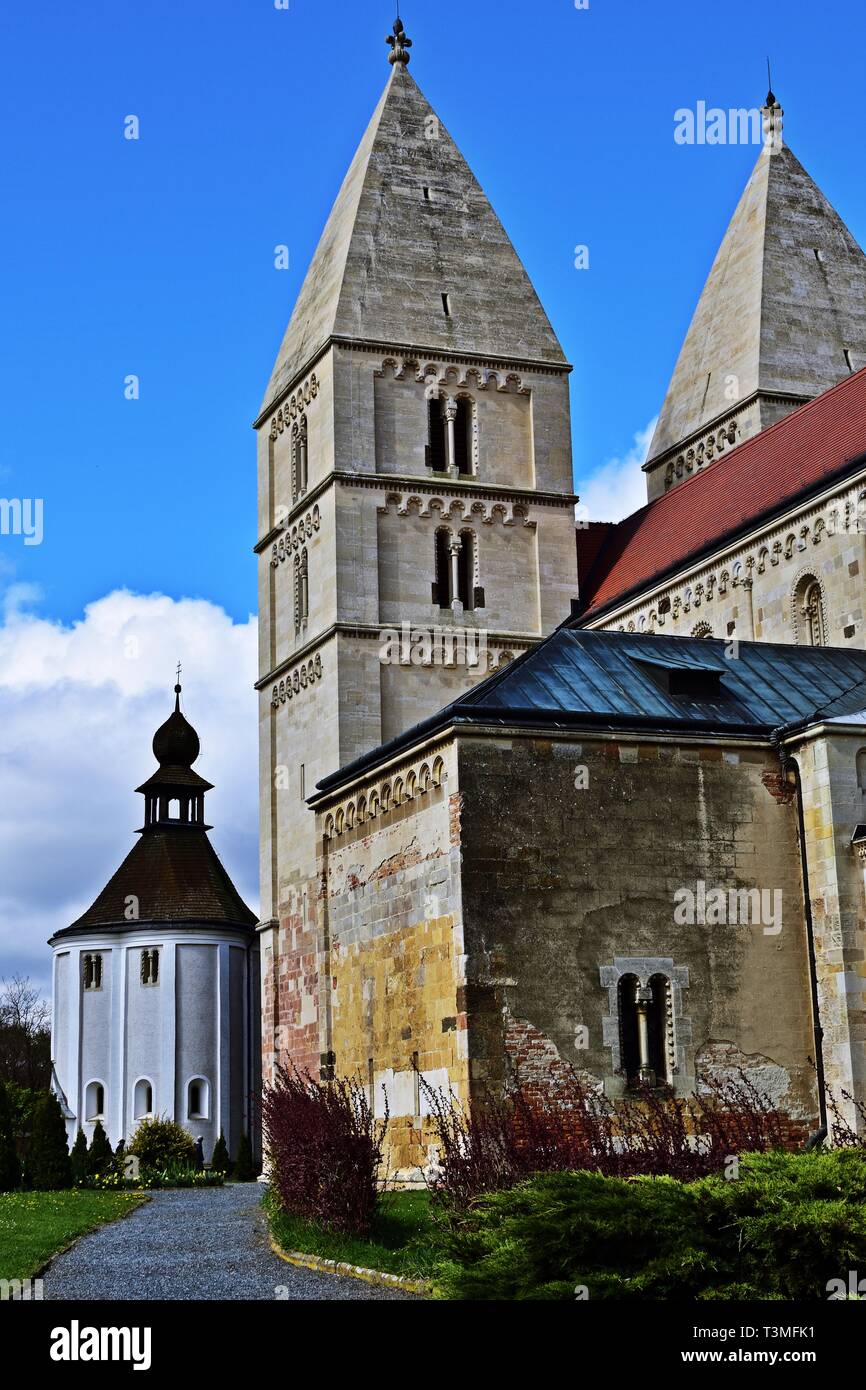 Medieval church hi-res stock photography and images - Alamy