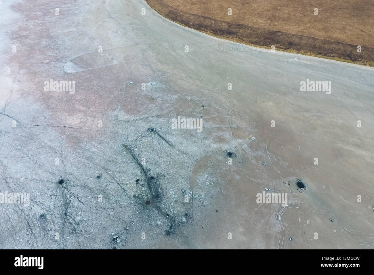 Top view of the salt lake mud sources. External similarity with craters ...