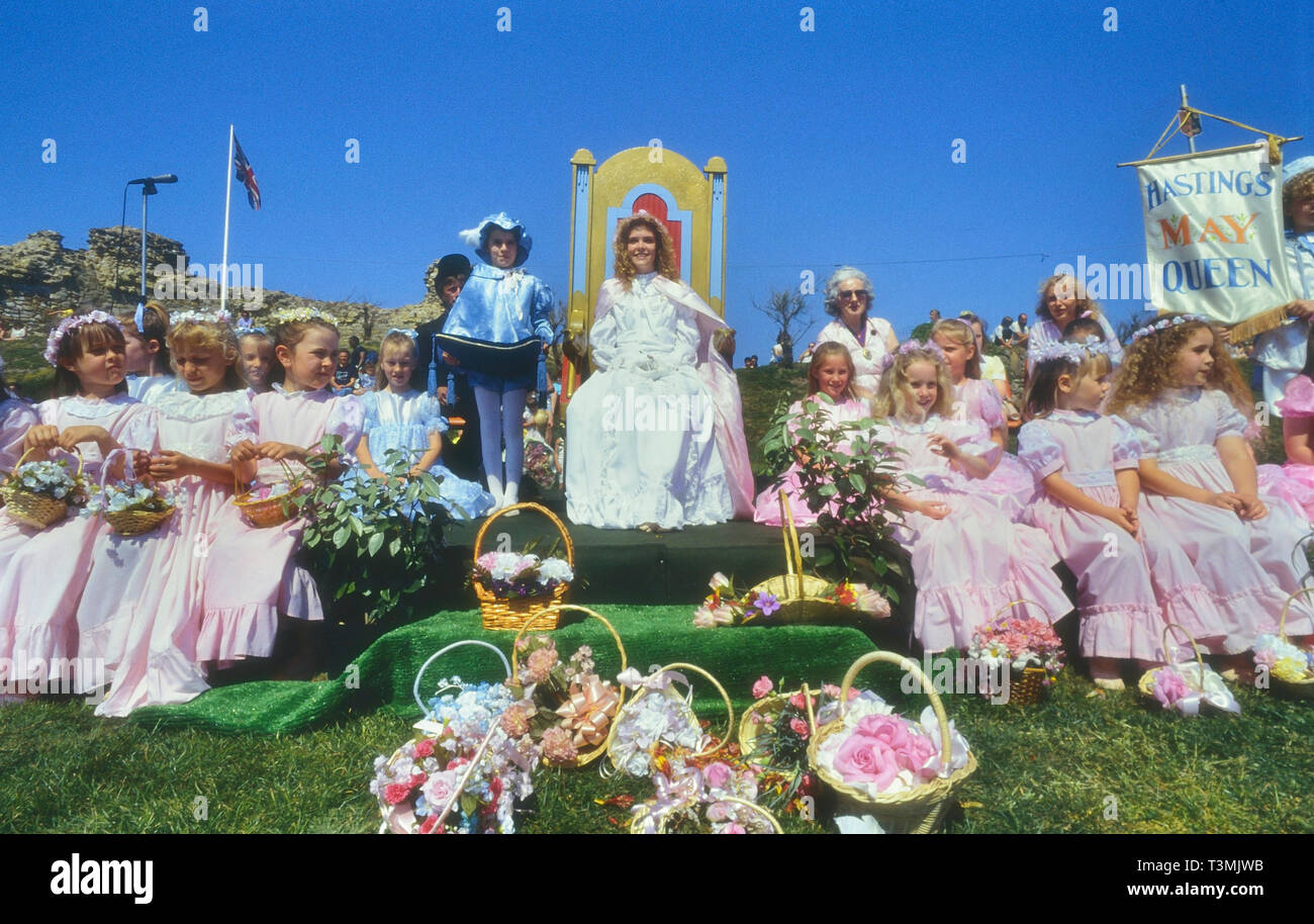 May queen crowning uk hi-res stock photography and images - Alamy