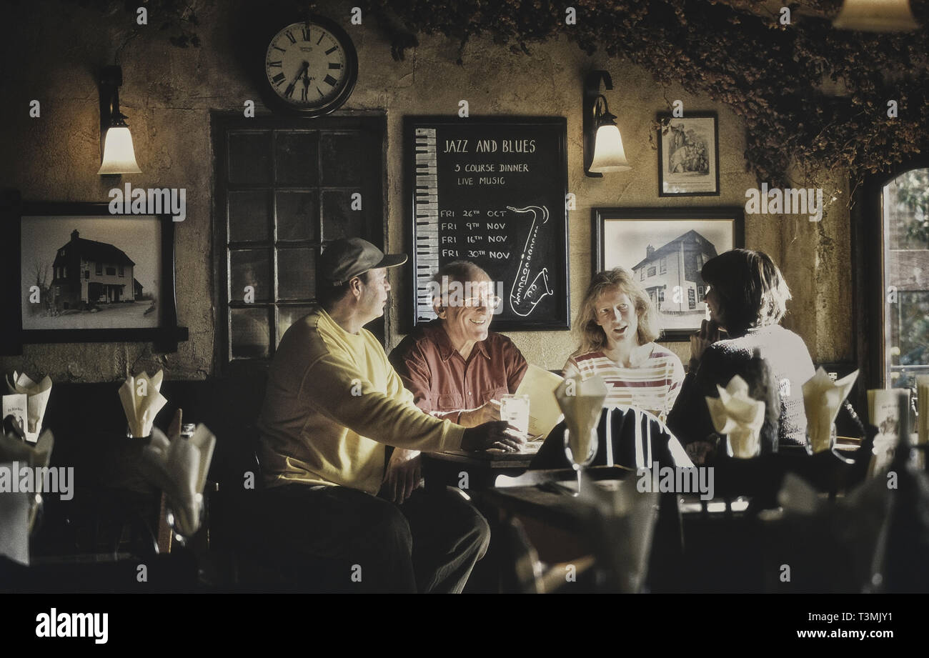 English friends hi-res stock photography and images - Alamy
