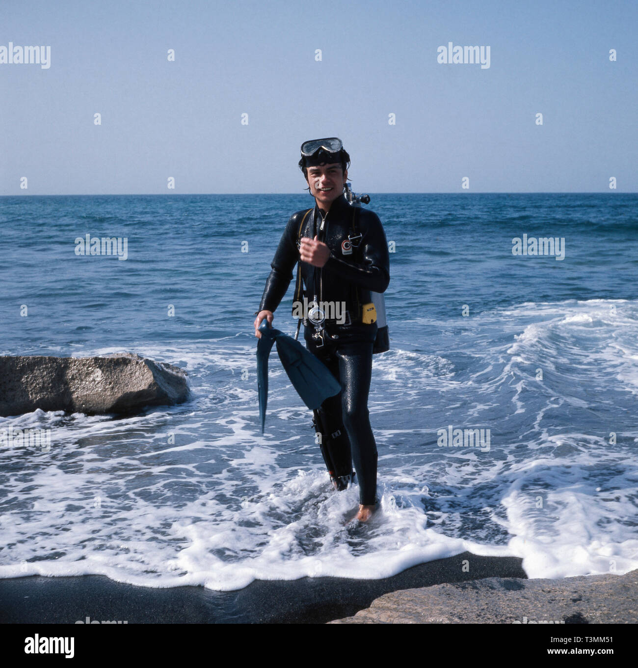 Deutscher Komponist, Sänger und Gitarrist Henner Hoier posiert im ...