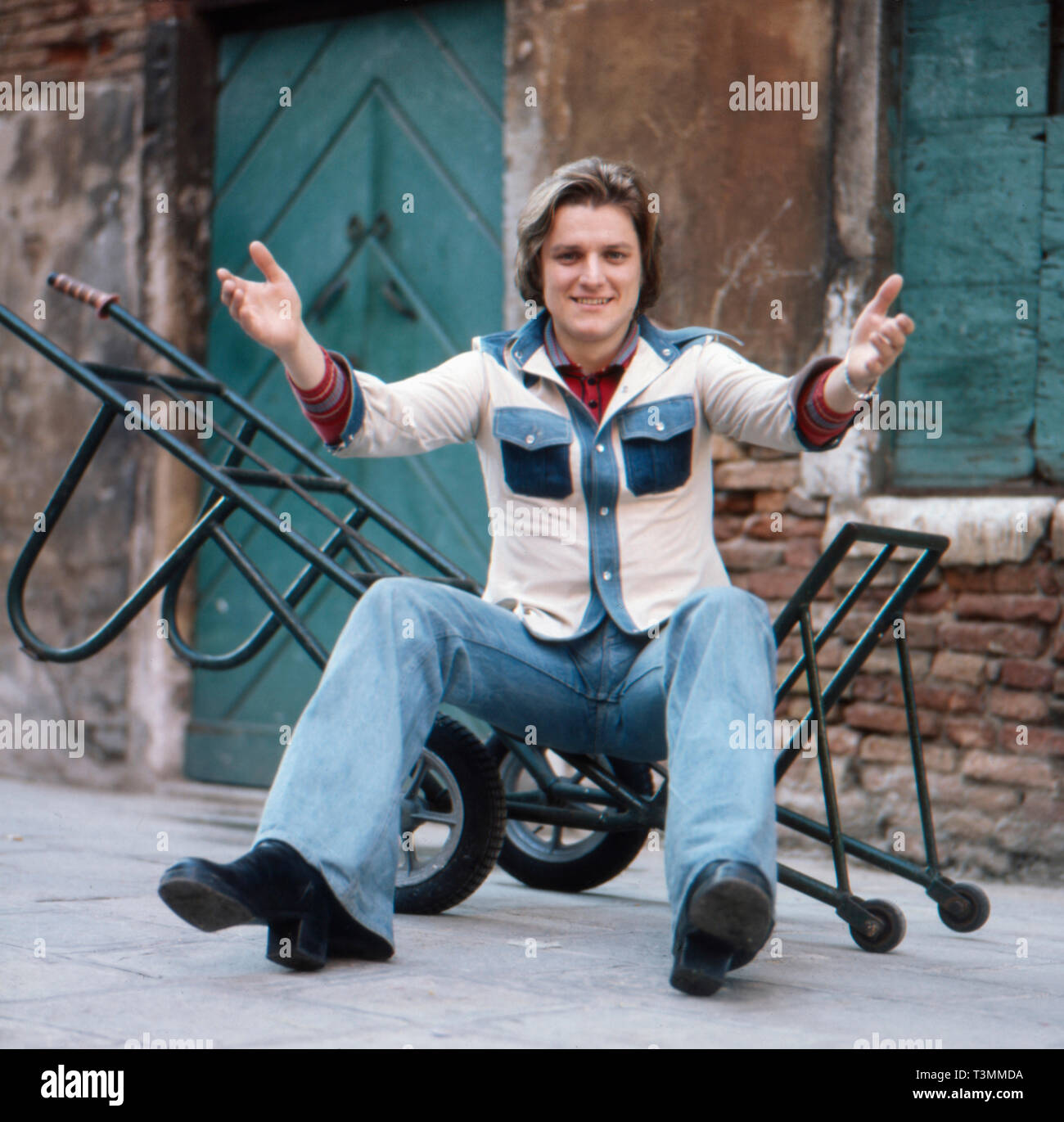 Schlaghose hi-res stock photography and images - Alamy