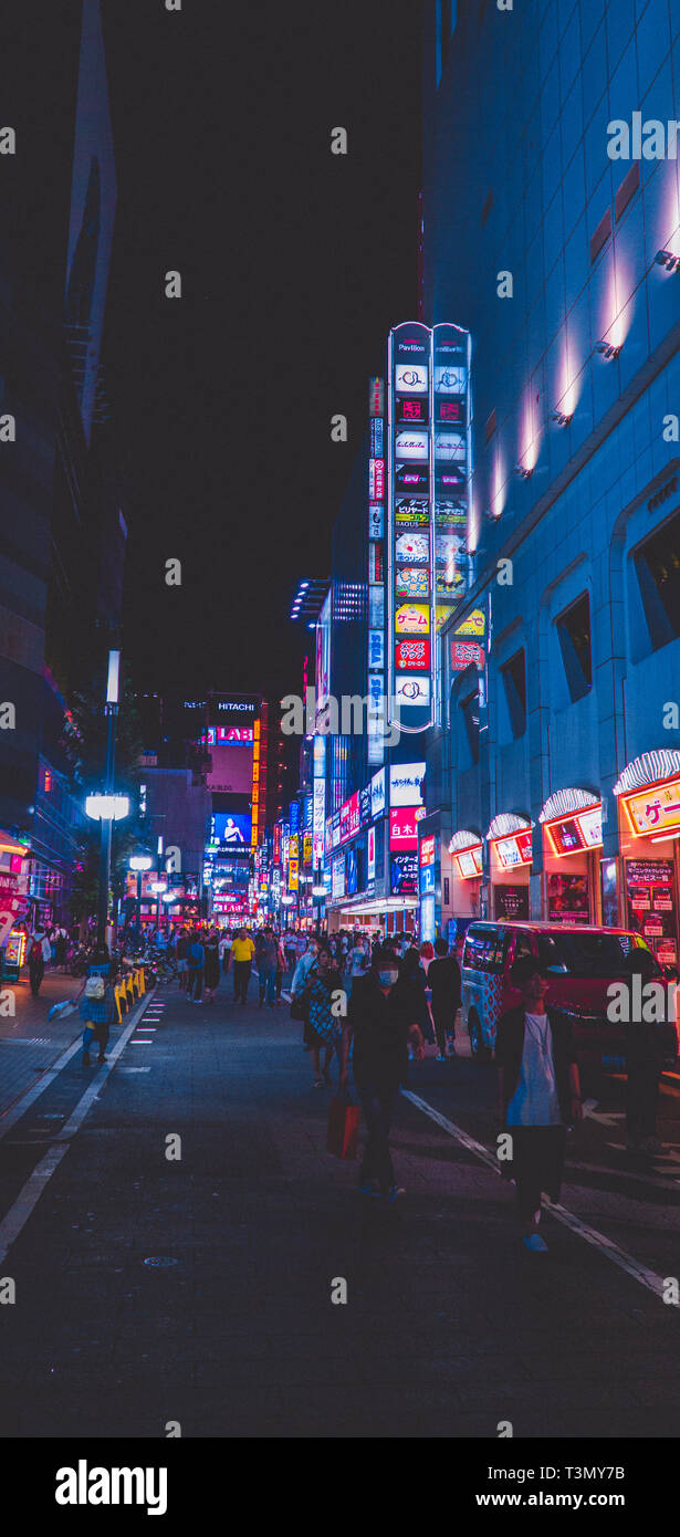 Skyline tokyo neon hi-res stock photography and images - Alamy