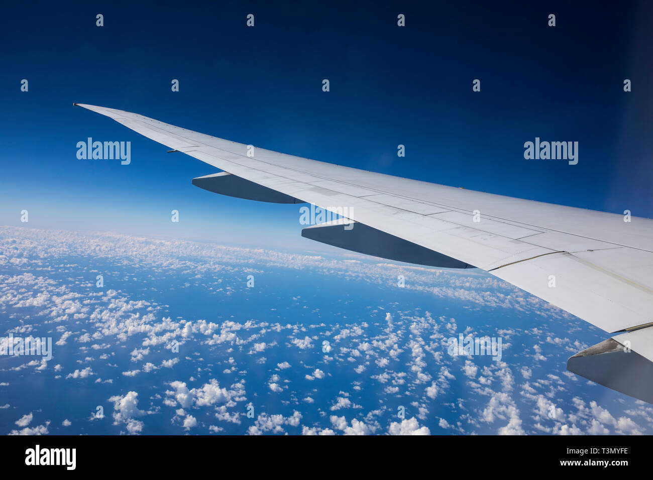 Boeing 787 dreamliner interior hi-res stock photography and images - Alamy