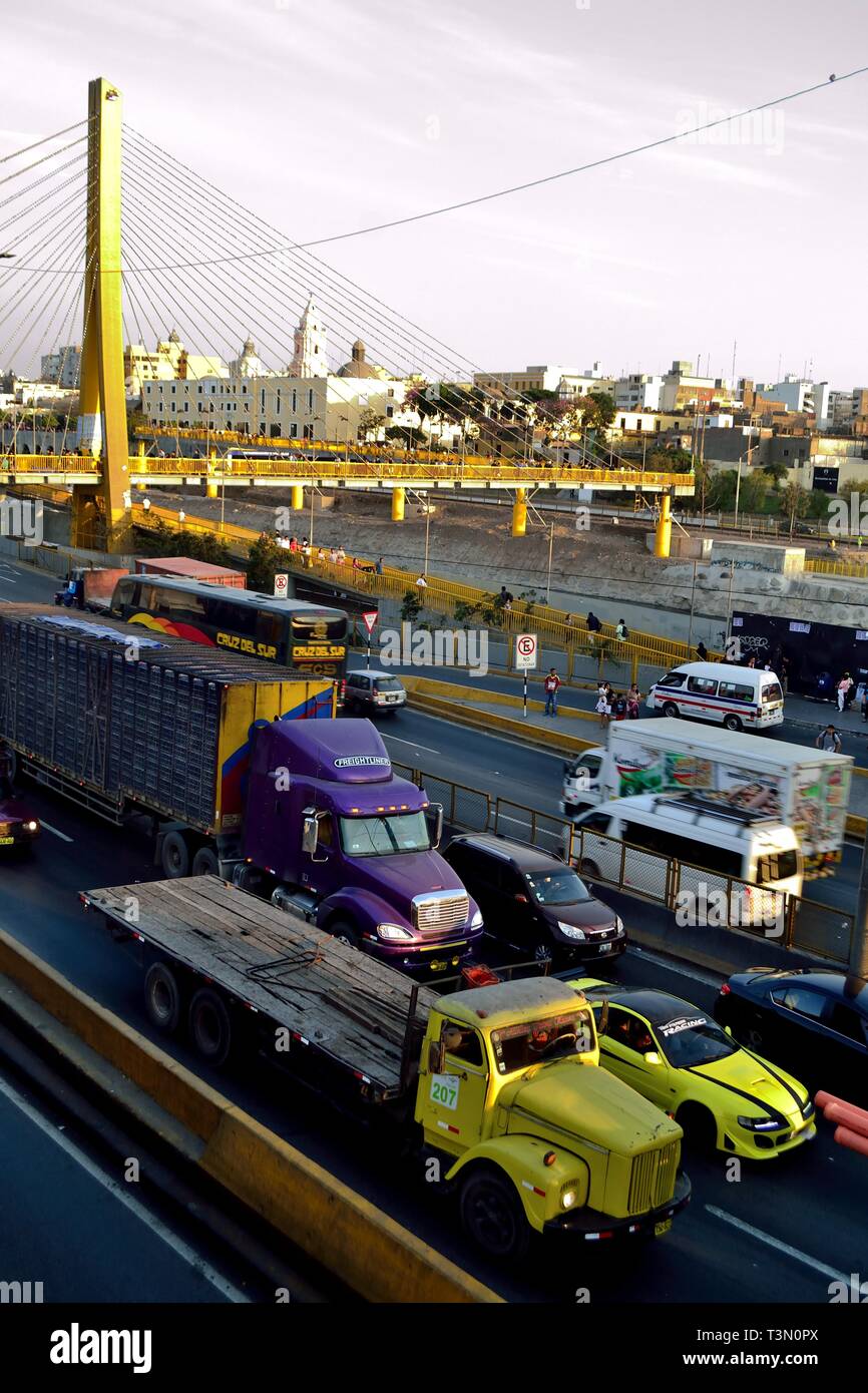 Traffic jam lima peru hi-res stock photography and images - Alamy