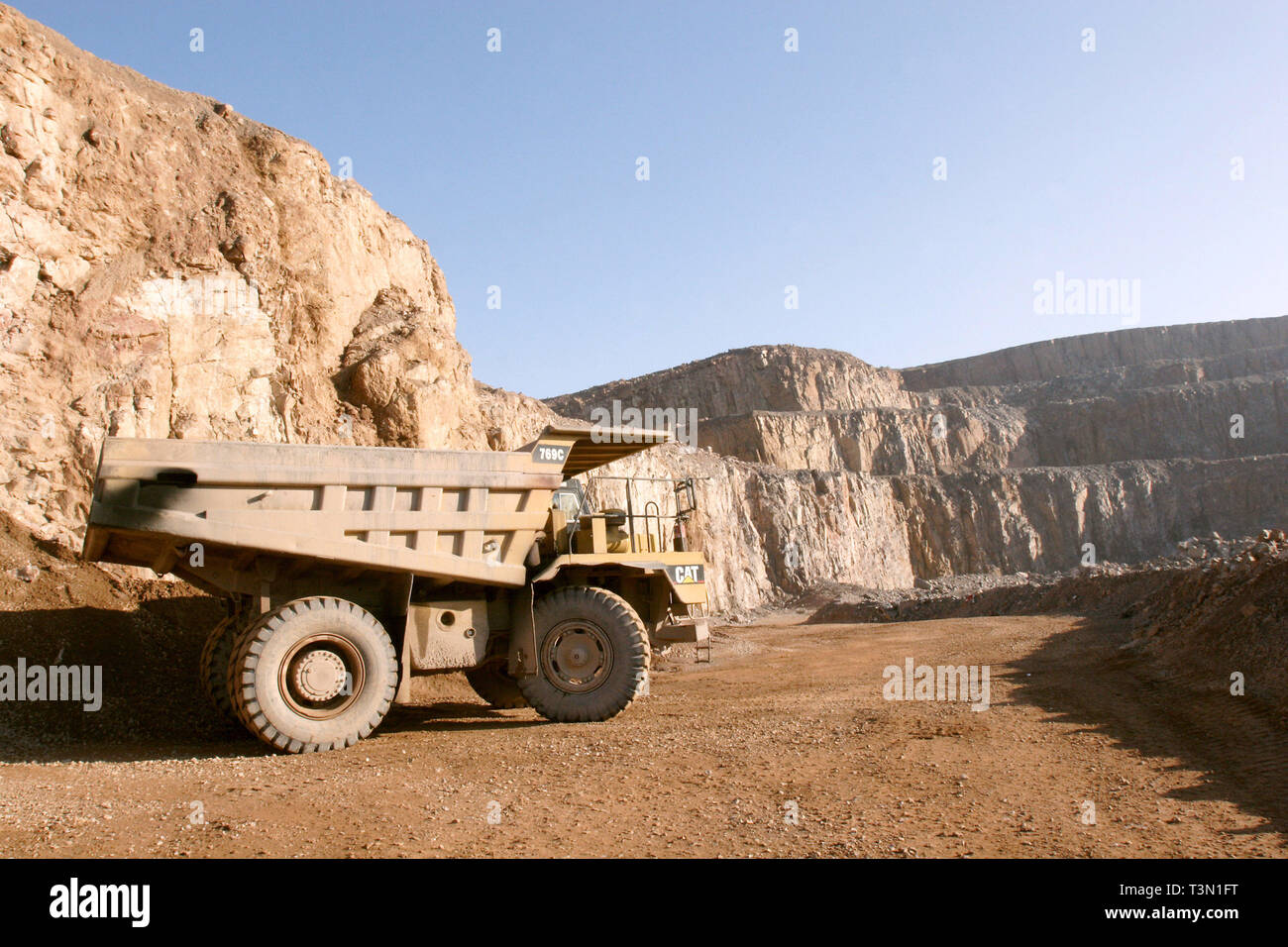 Hanson quarry wales hi-res stock photography and images - Alamy