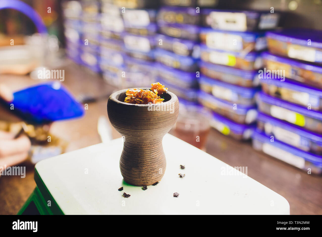 The process of cooking shisha, hookah bowl Stock Photo - Alamy