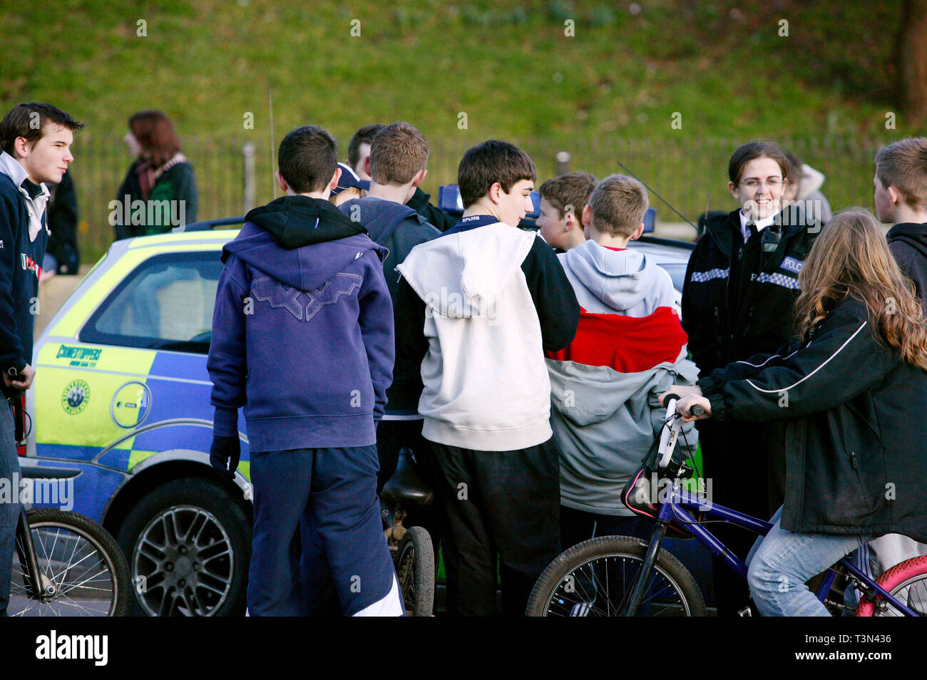 Police street teen girl hi-res stock photography and images - Alamy