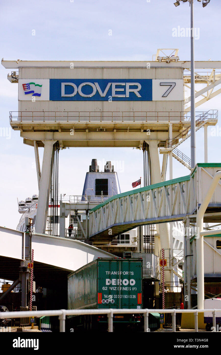 Lorries loading onto a P and O ferry at the port of Dover. 23/06/2006 ...