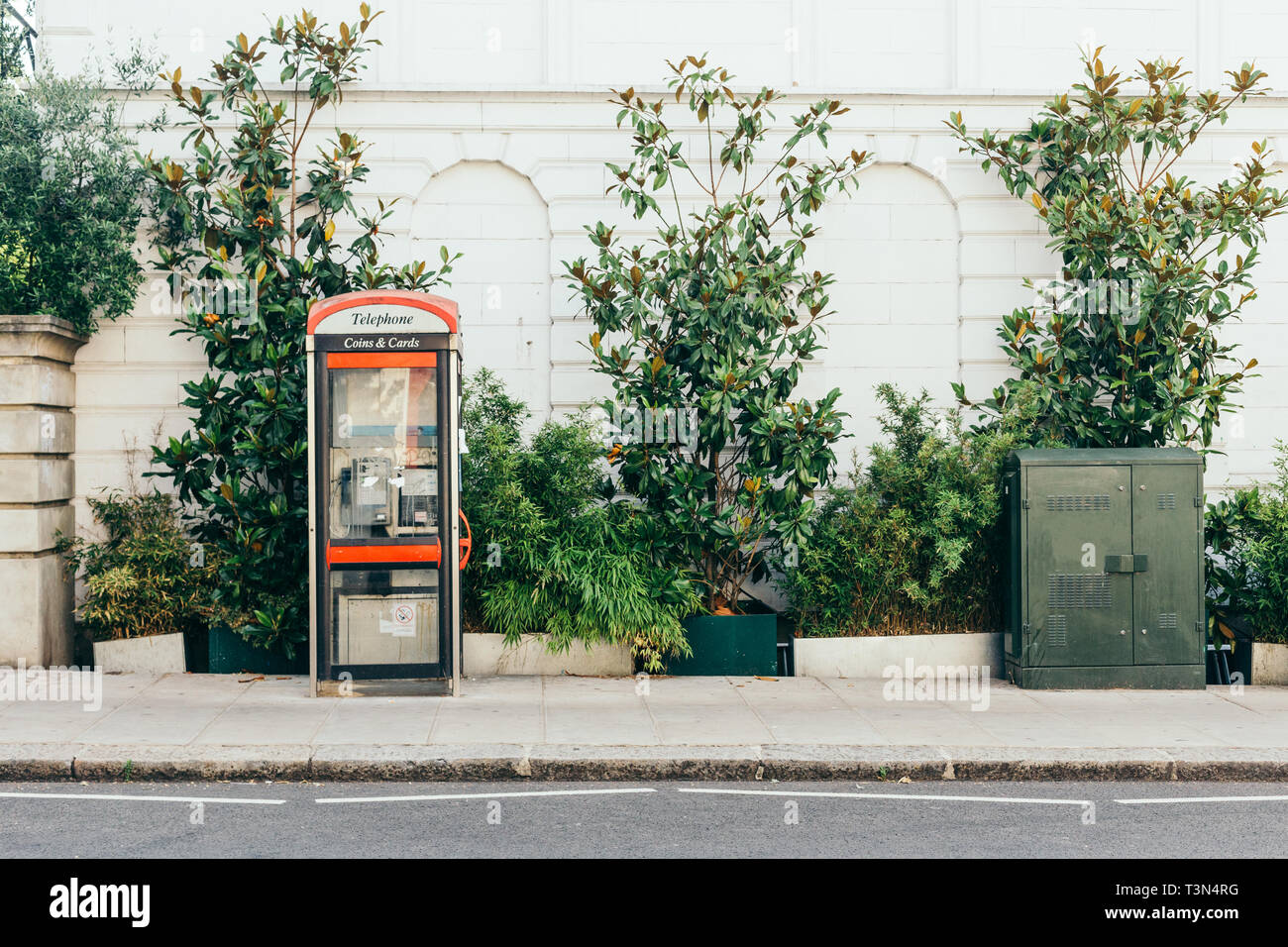 Telephone Box and green transformer box on Kensington Park Road in ...