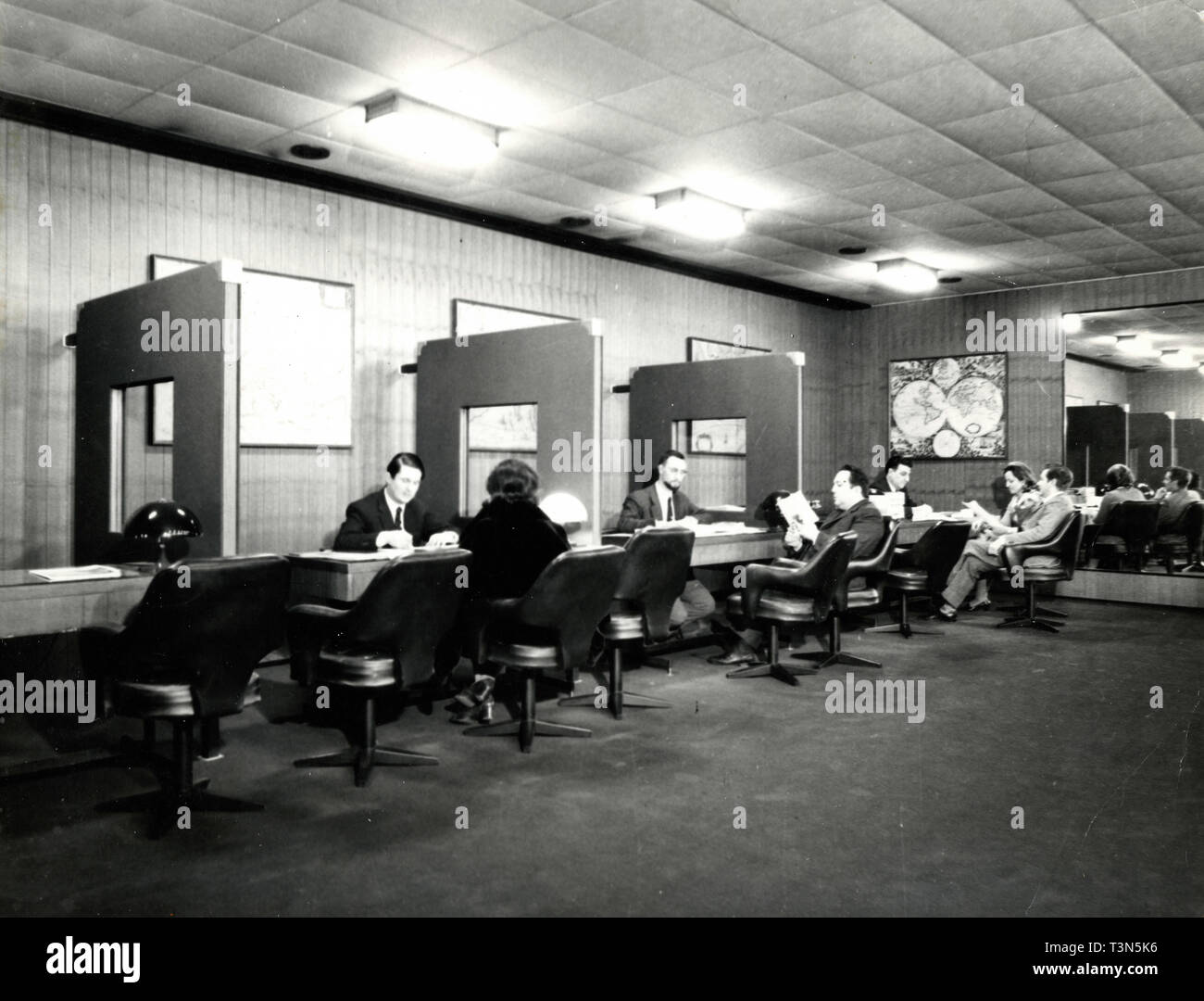 Office 1990s hi-res stock photography and images - Alamy