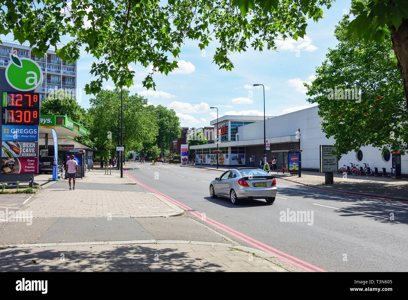 Shops street traffic kennington lane vauxhall district districts hi-res ...