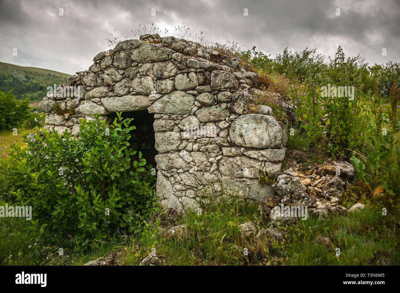 Mountain refuge hut hi-res stock photography and images - Alamy