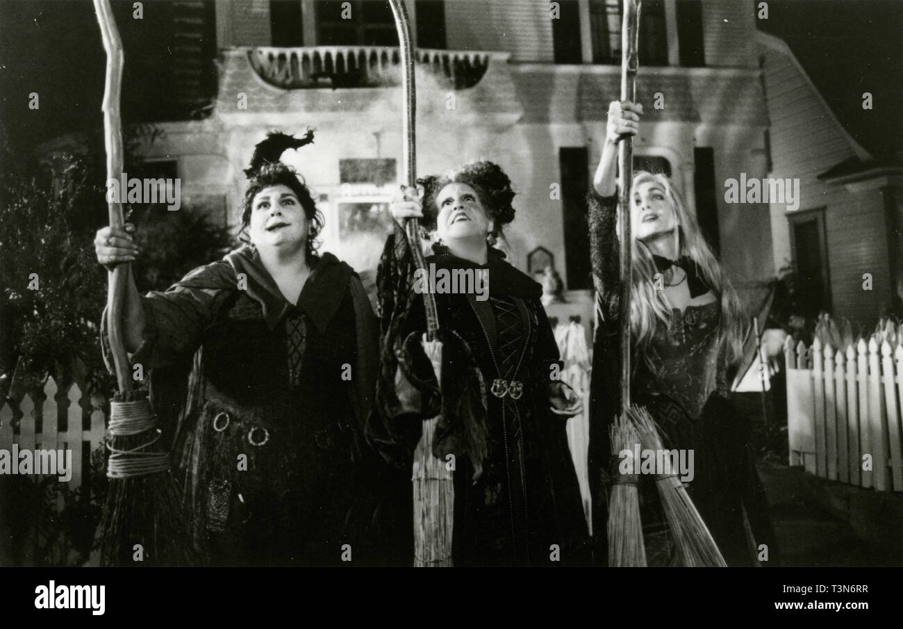 Bette Midler, Kathy Najimy, and Sarah Jessica Parker in the movie Hocus ...