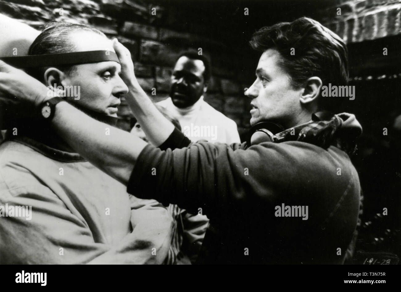 Director Jonathan Demme and Anthony Hopkins on the set of the movie The ...