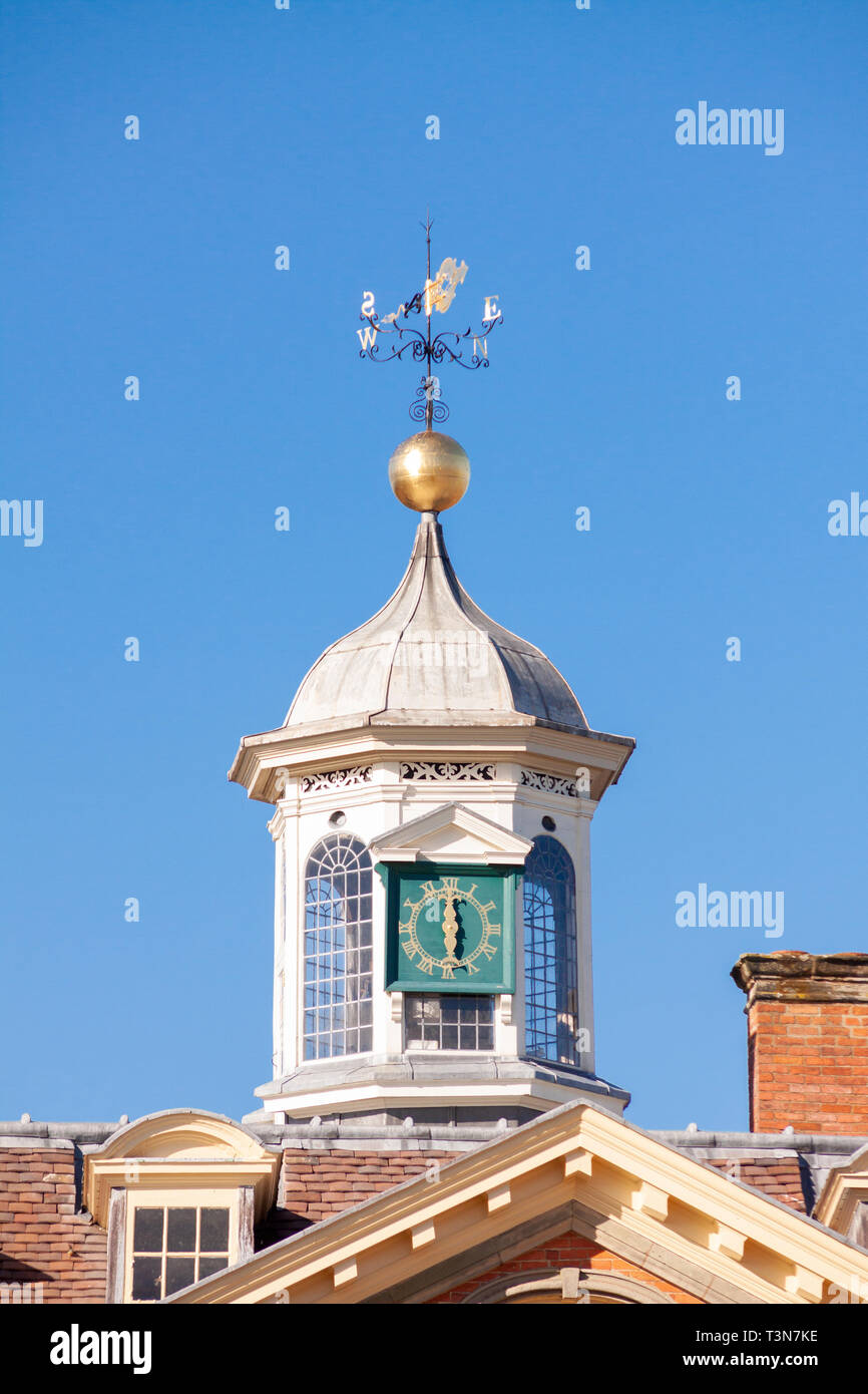 Ornamental sphere hi-res stock photography and images - Alamy