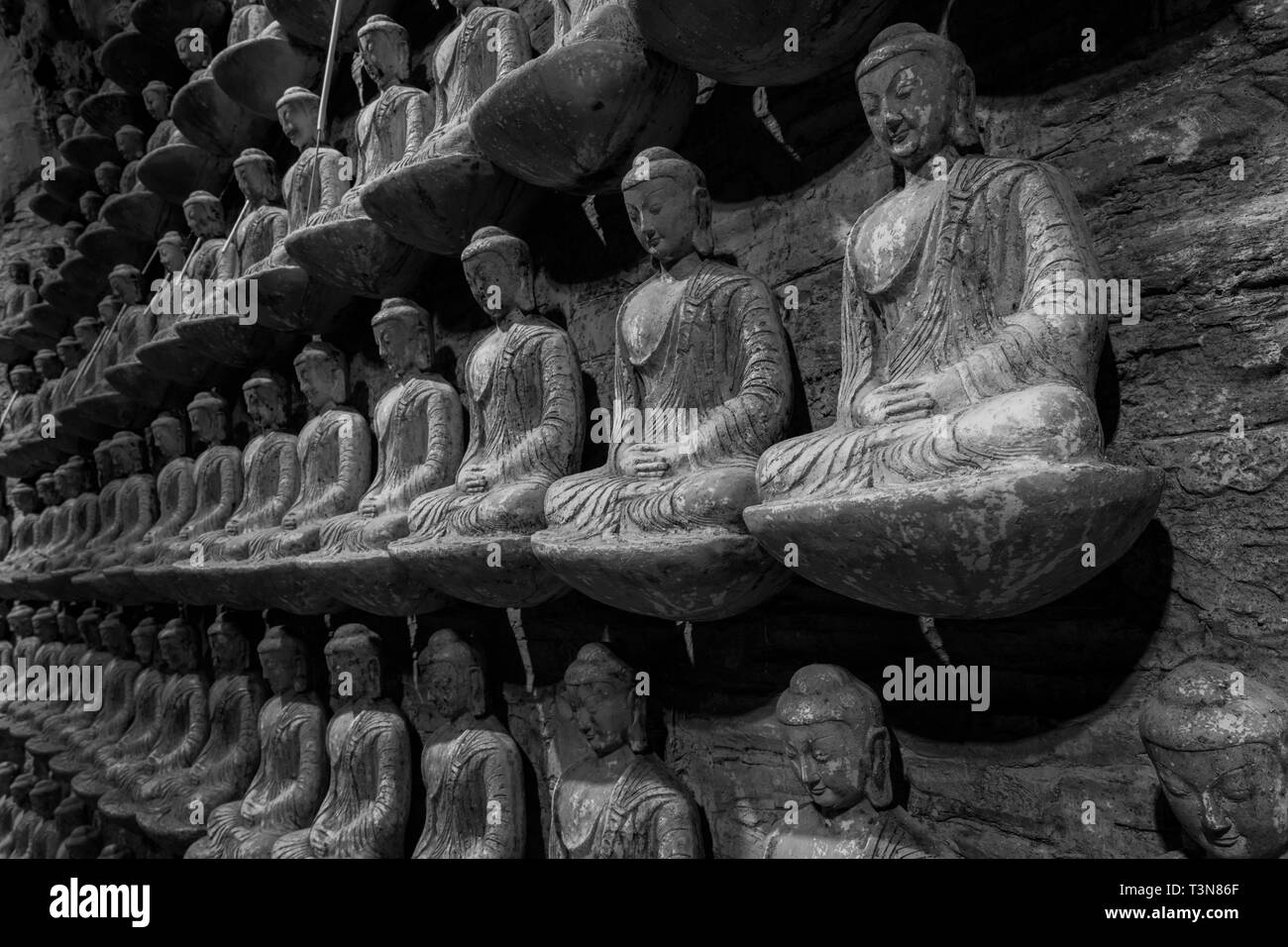 Buddhas, Thousand Buddha Mountain, Qianfo Mountain, Wanfo Cave, Jinan ...