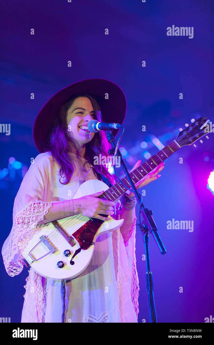 Jessica ada hoop hi-res stock photography and images - Alamy