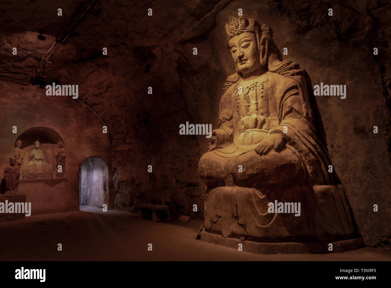 Buddha, Thousand Buddha Mountain, Qianfo Mountain, Wanfo Cave, Jinan ...