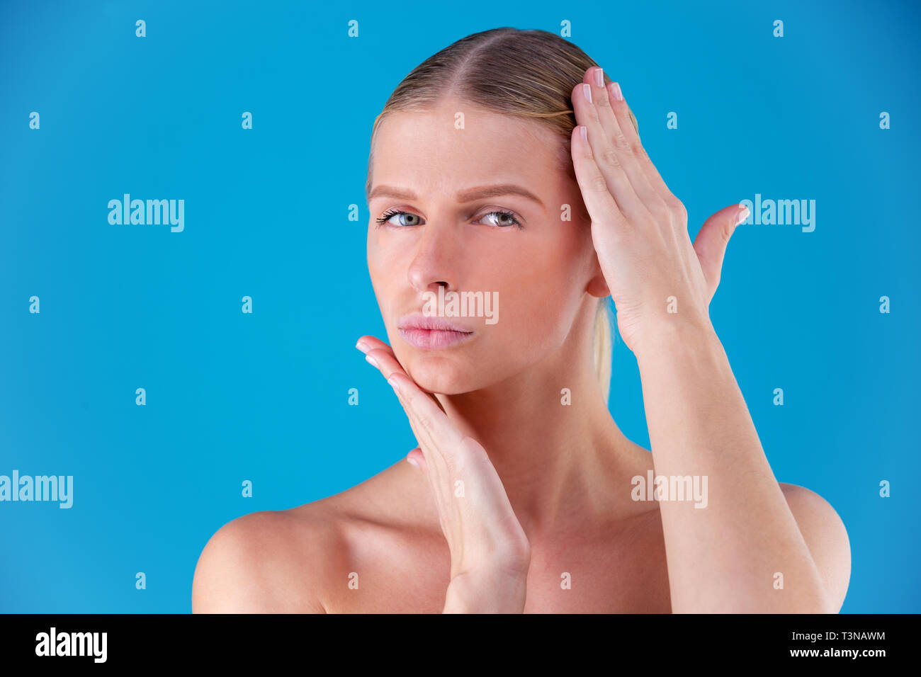 Close up portrait of gorgeous beautiful and good-looking young woman ...