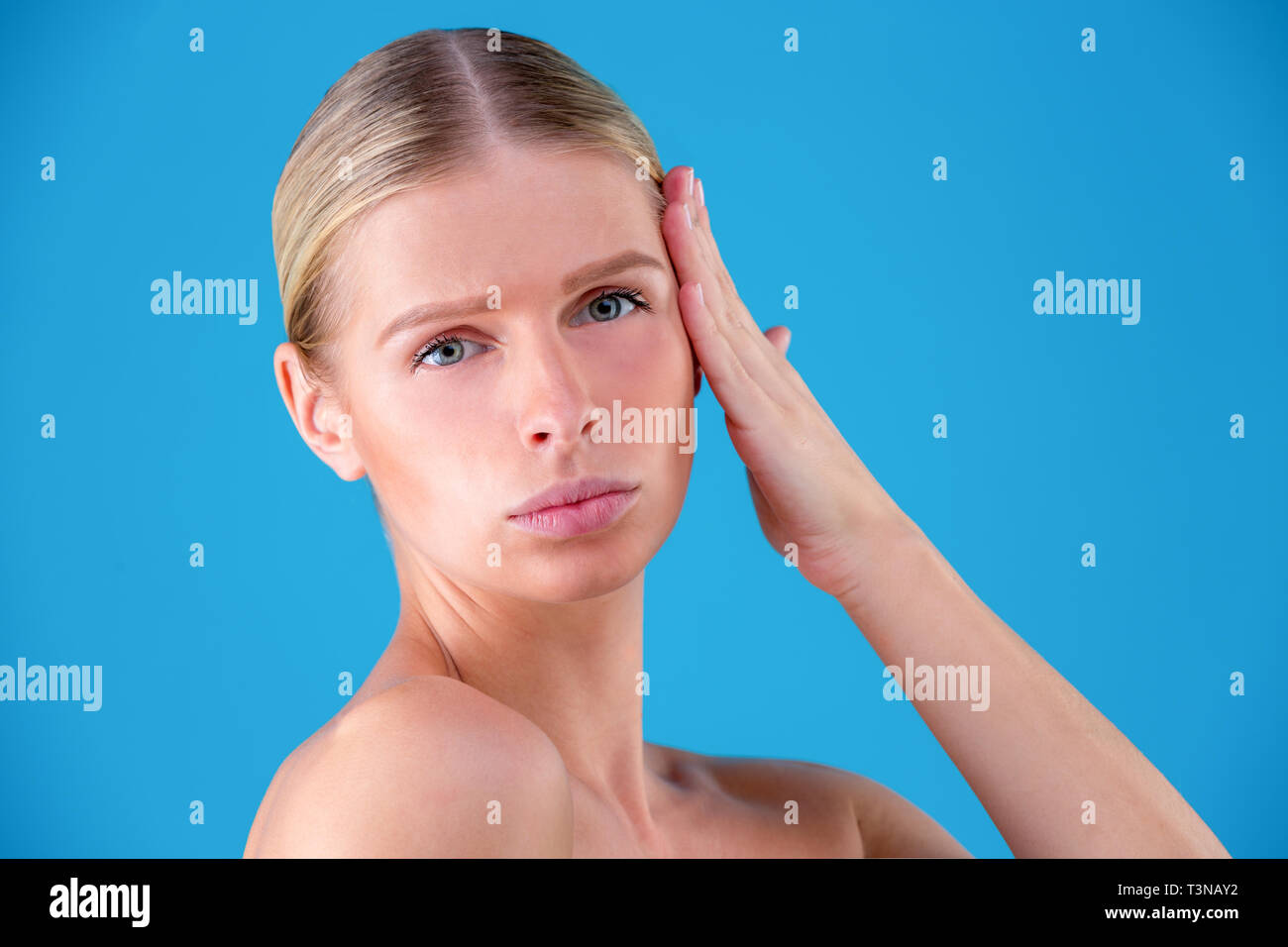 Close up portrait of gorgeous beautiful and good-looking young woman ...