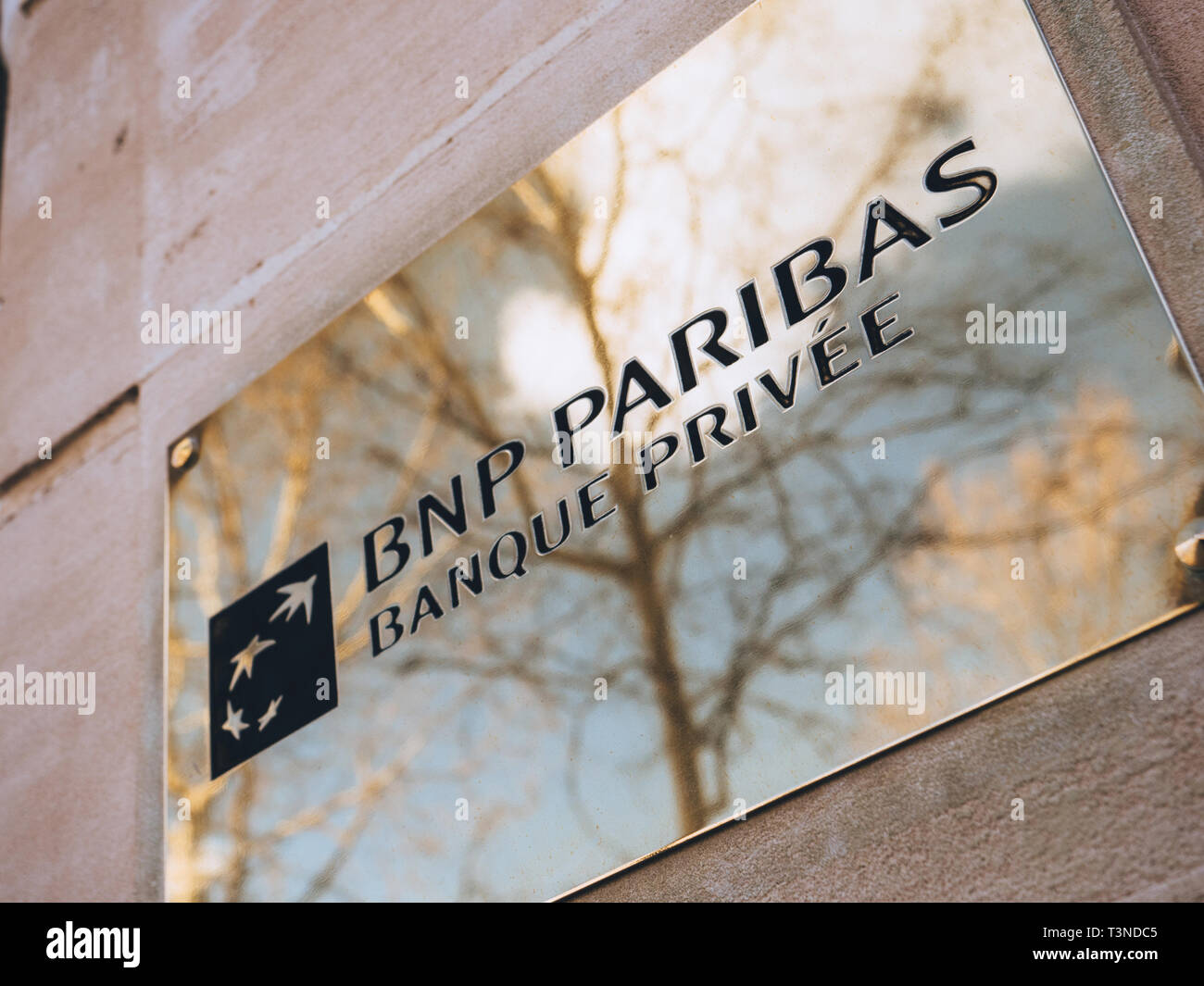 Bnp paribas headquarters paris hi-res stock photography and images - Alamy