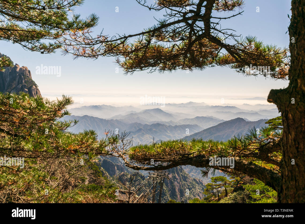 Huangshan mountain china sea of clouds hi-res stock photography and ...