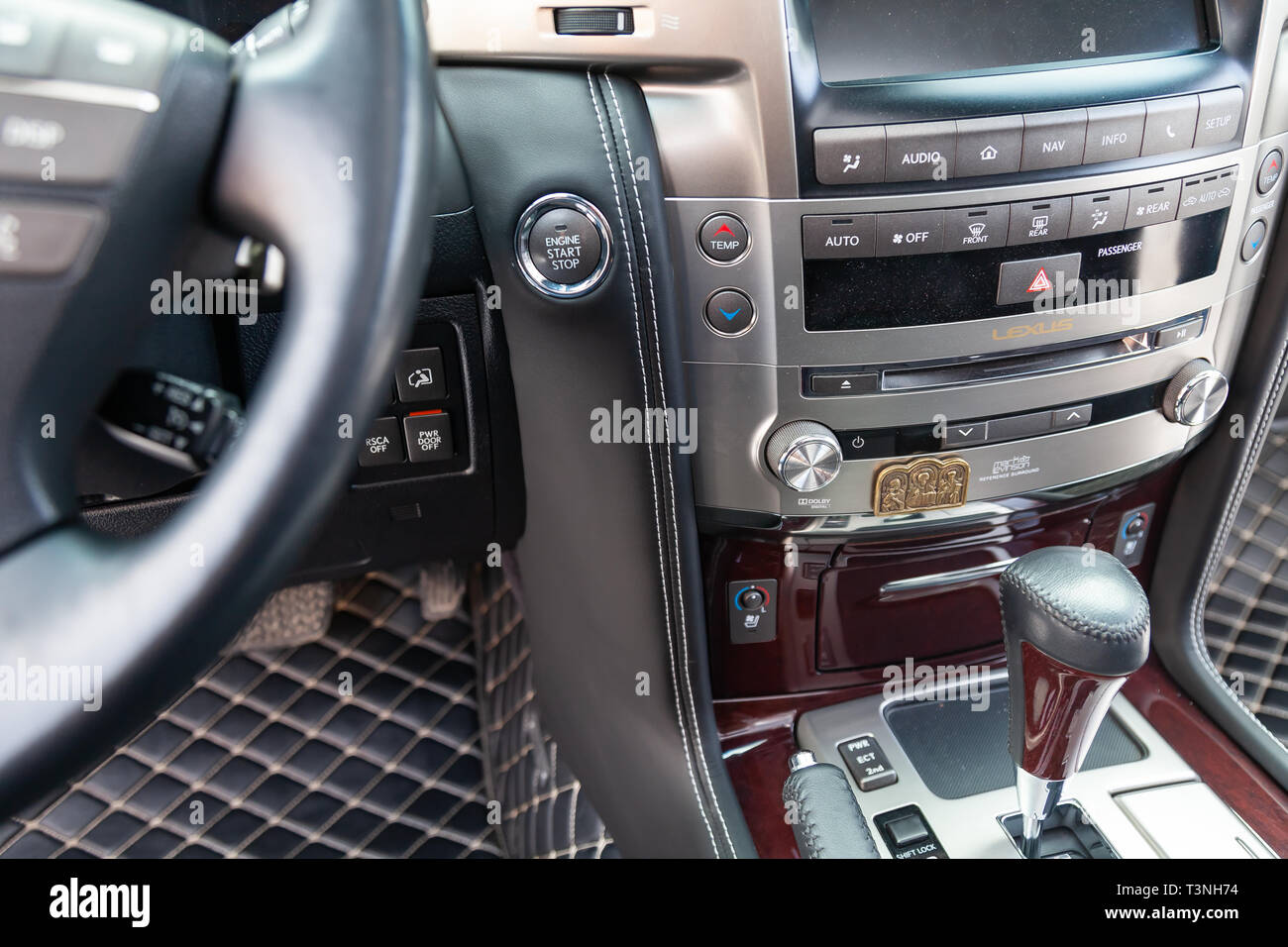 Lx570 hi-res stock photography and images - Alamy