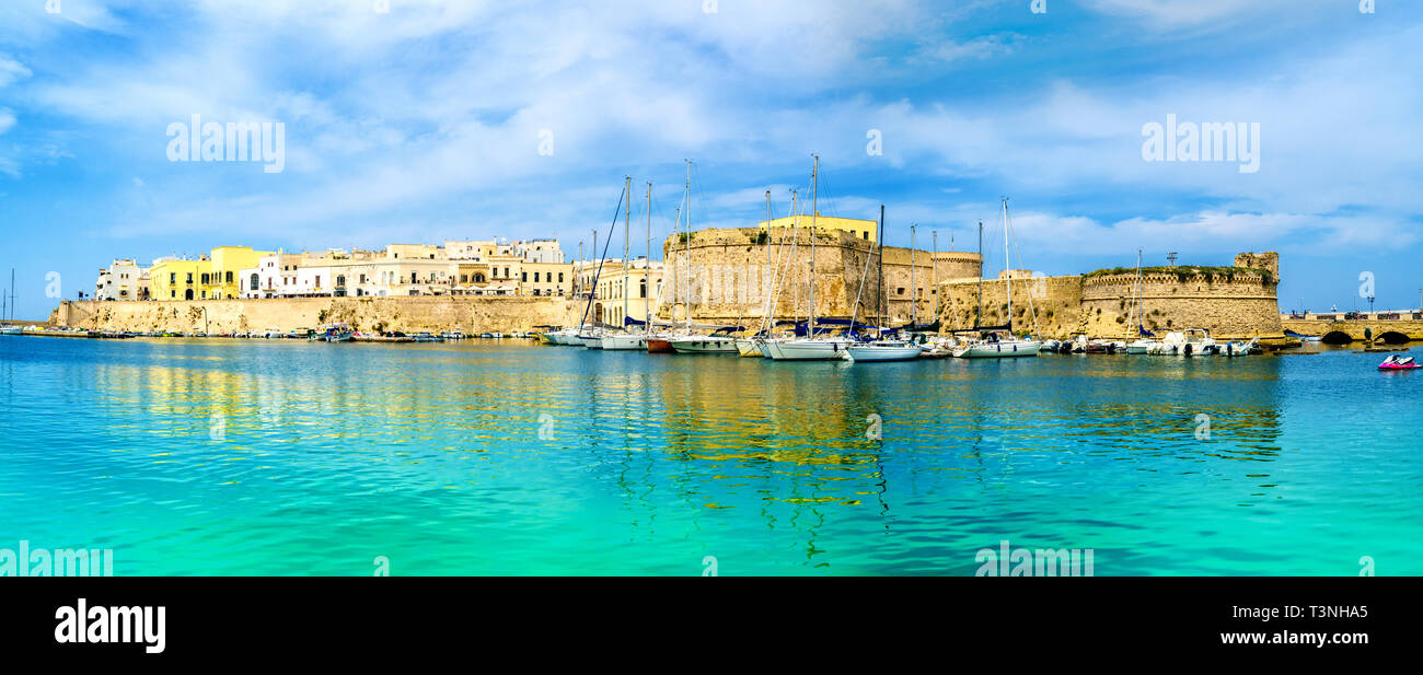Gallipoli old town hi-res stock photography and images - Alamy