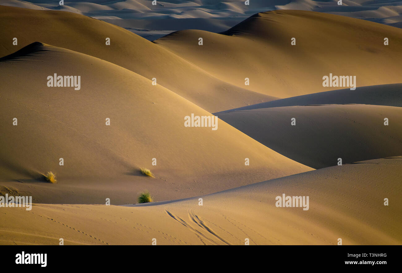 sandy hills of maranjab desert, kashan, iran Stock Photo - Alamy
