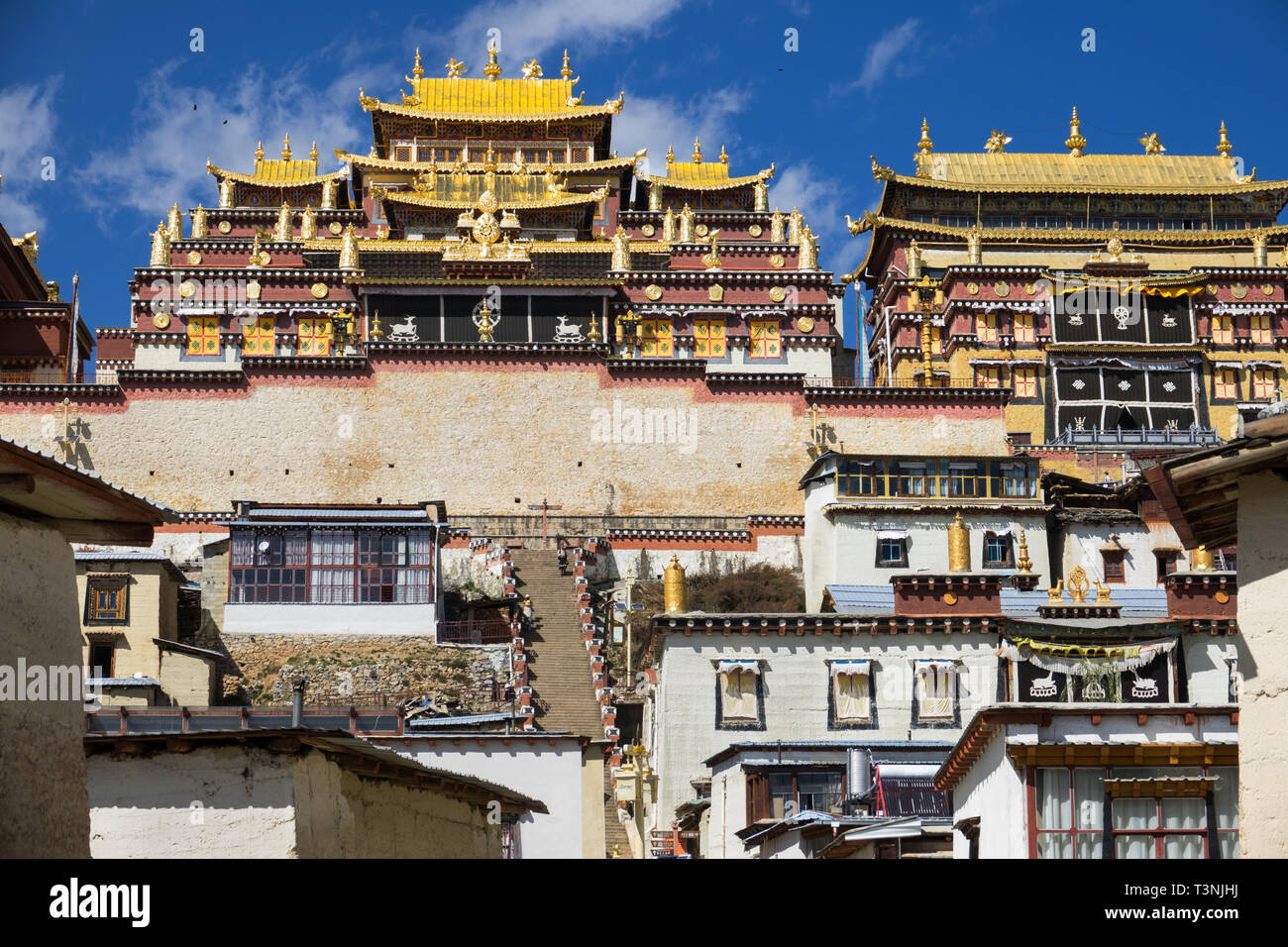 Songzanlin Monastery a tempel of Tabetan in Shangri-La ,Sichuan China ...