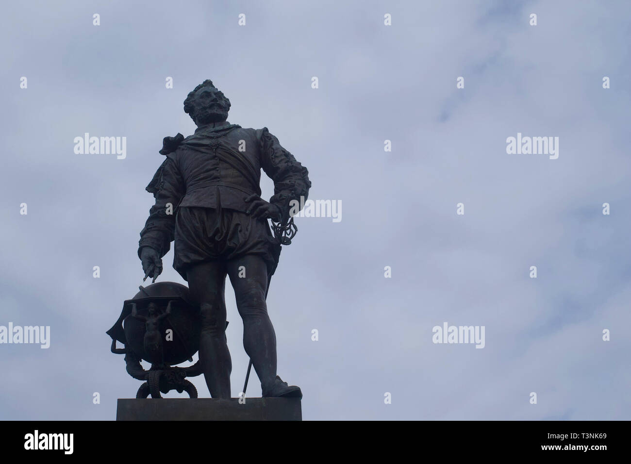 Sir Francis Drake statue, Plymouth, Devon, England Stock Photo - Alamy