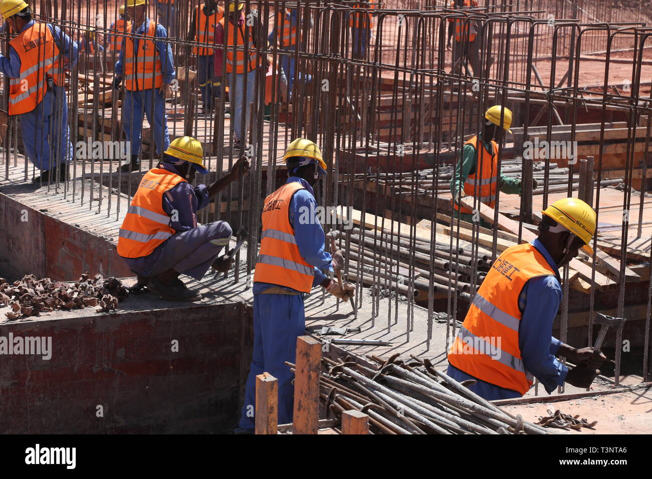 Mount Hampden, Zimbabwe. 10th Apr, 2019. Workers from China and ...