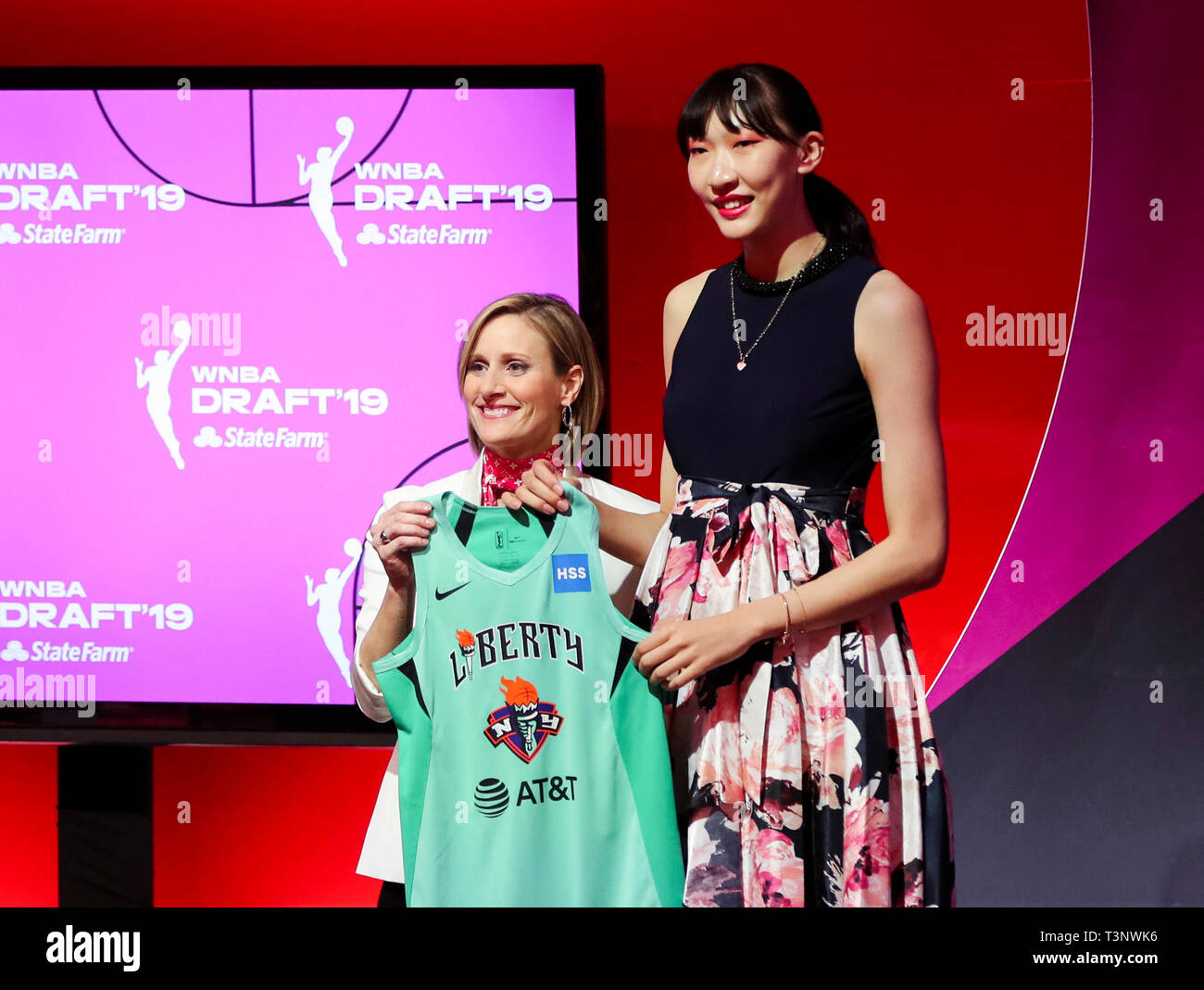 R coo hi-res stock photography and images - Alamy