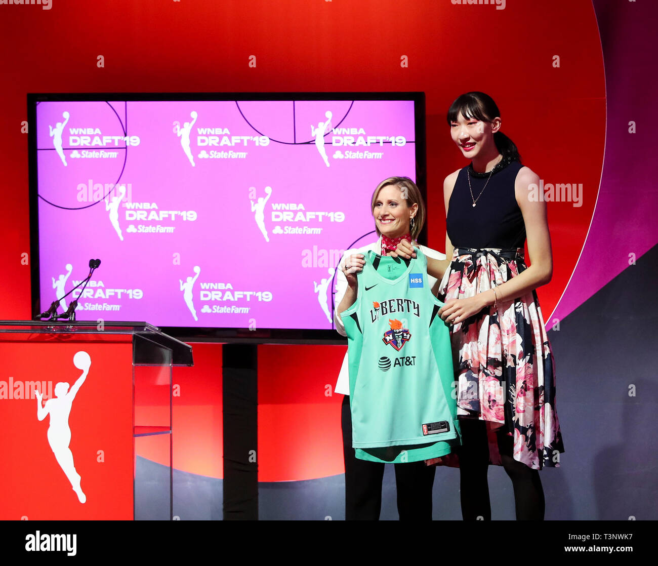 R coo hi-res stock photography and images - Alamy