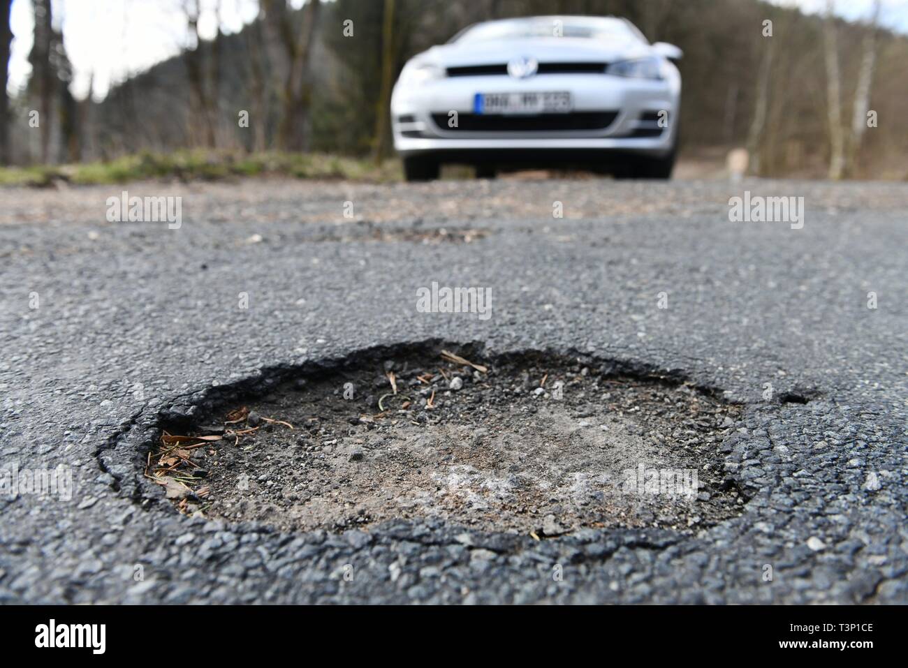 Road holes, Germany, city of Oderhaus, 10. April 2019. Photo: Frank May ...