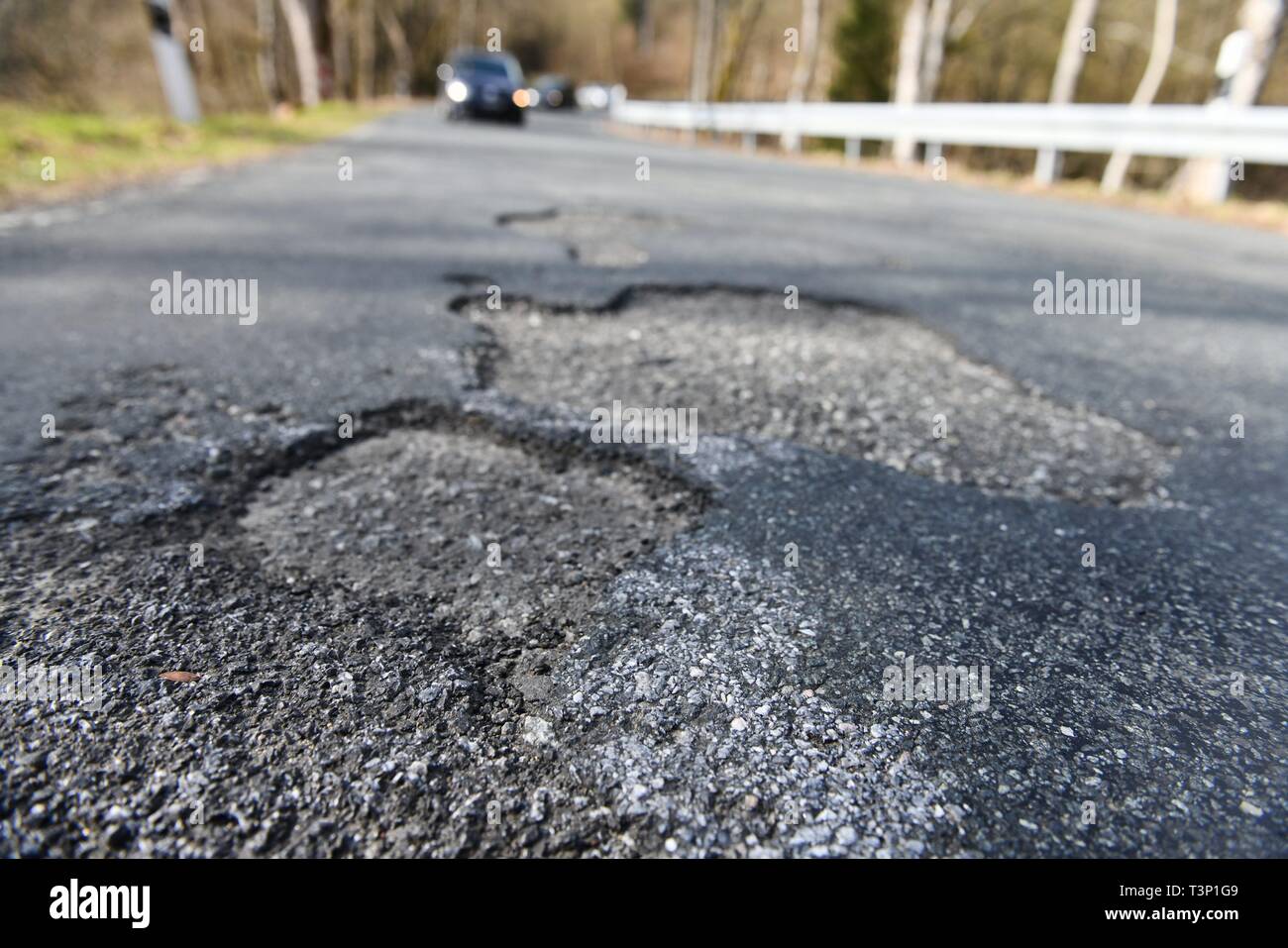 Road holes, Germany, city of Oderhaus, 10. April 2019. Photo: Frank May ...