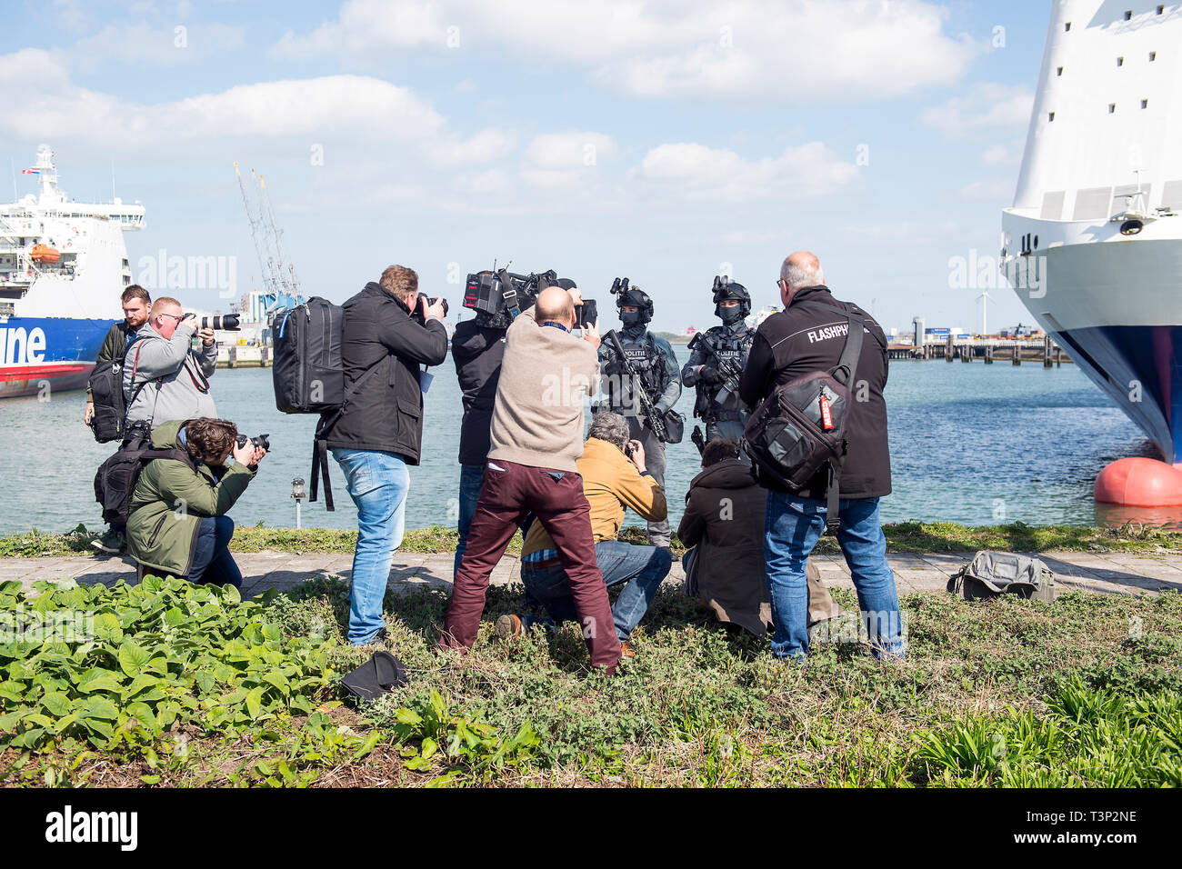 Special intervention service dsi hi-res stock photography and images ...