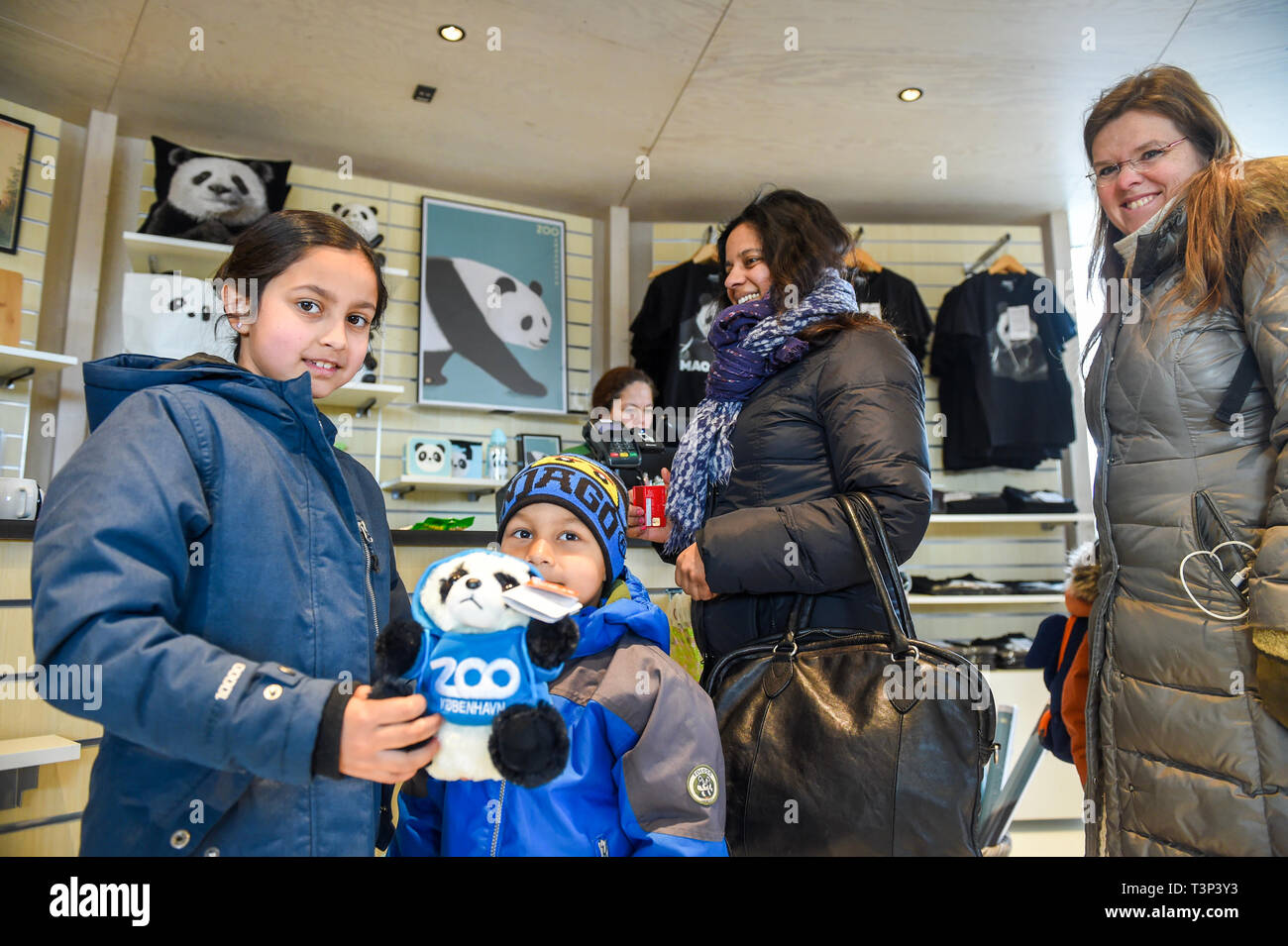 Copenhagen, Denmark. 11th Apr, 2019. Visitors are seen at a panda shop ...
