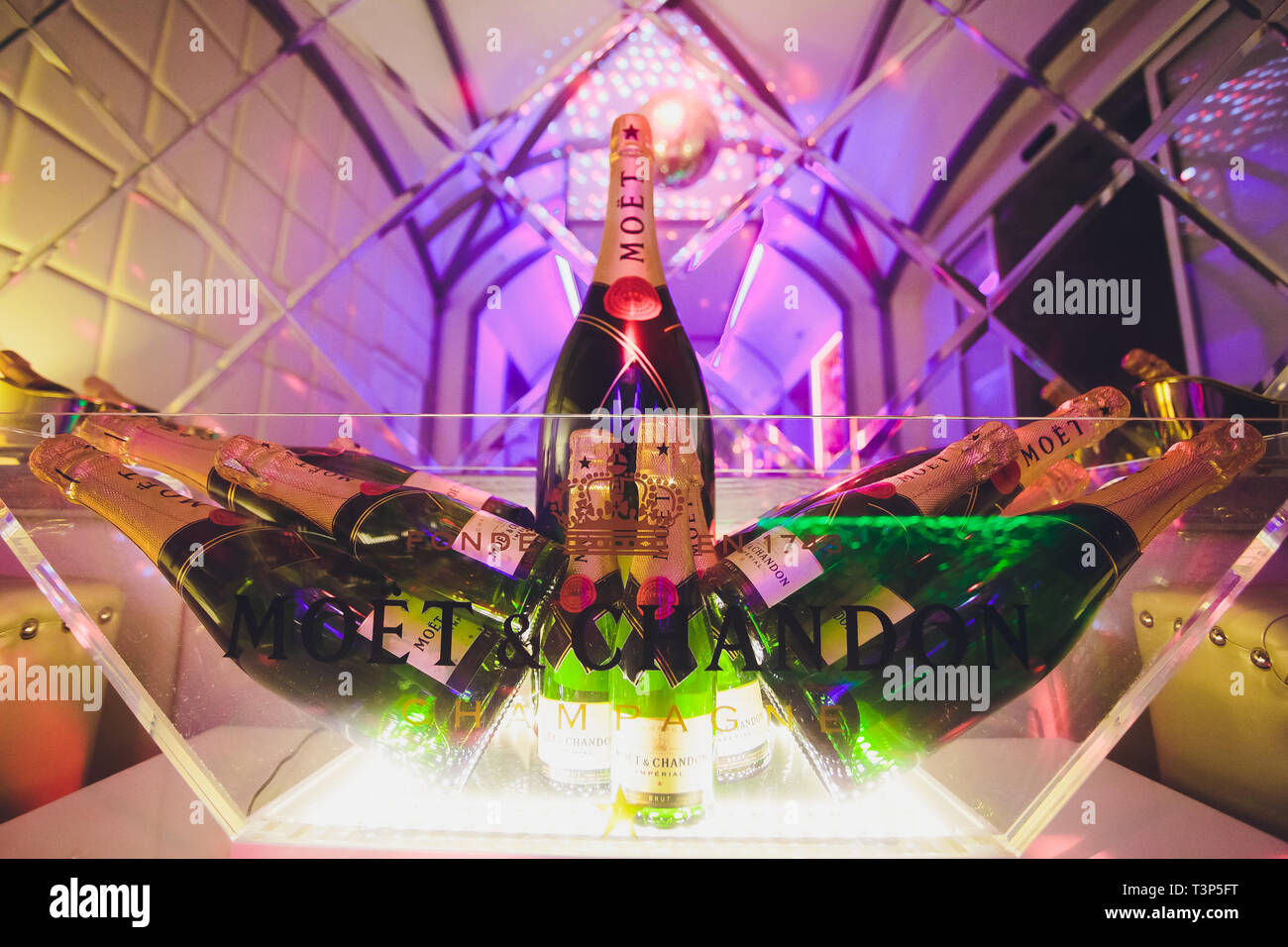 Moet chandon label hi-res stock photography and images - Alamy